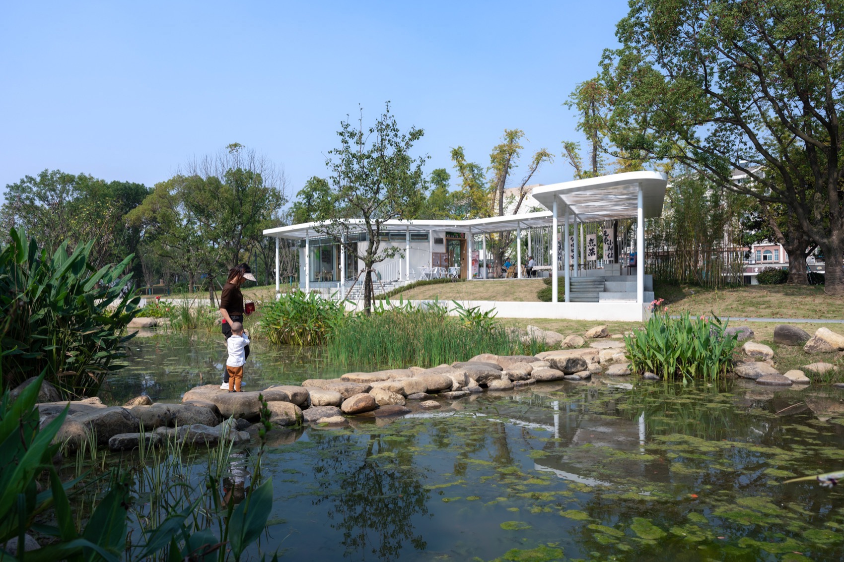 Kunshan Riverside Park by Beijing BLDJ Landscape Architecture Institute ...