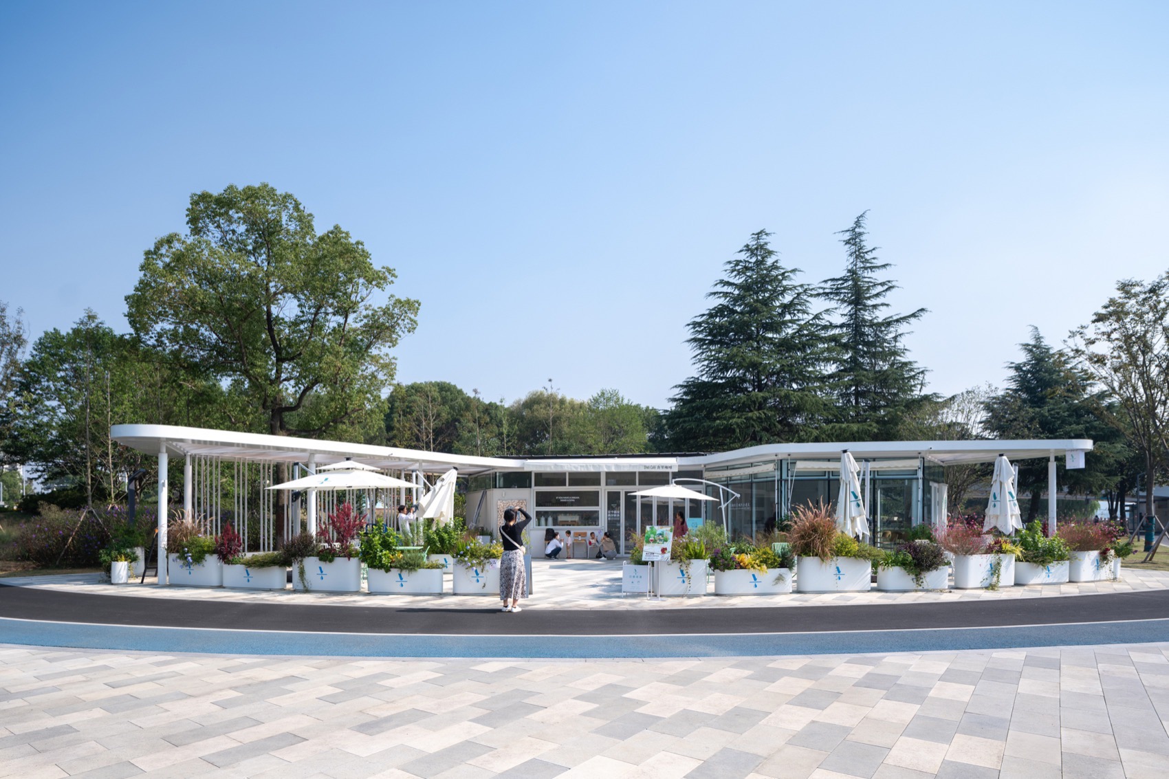 Kunshan Riverside Park by Beijing BLDJ Landscape Architecture Institute ...