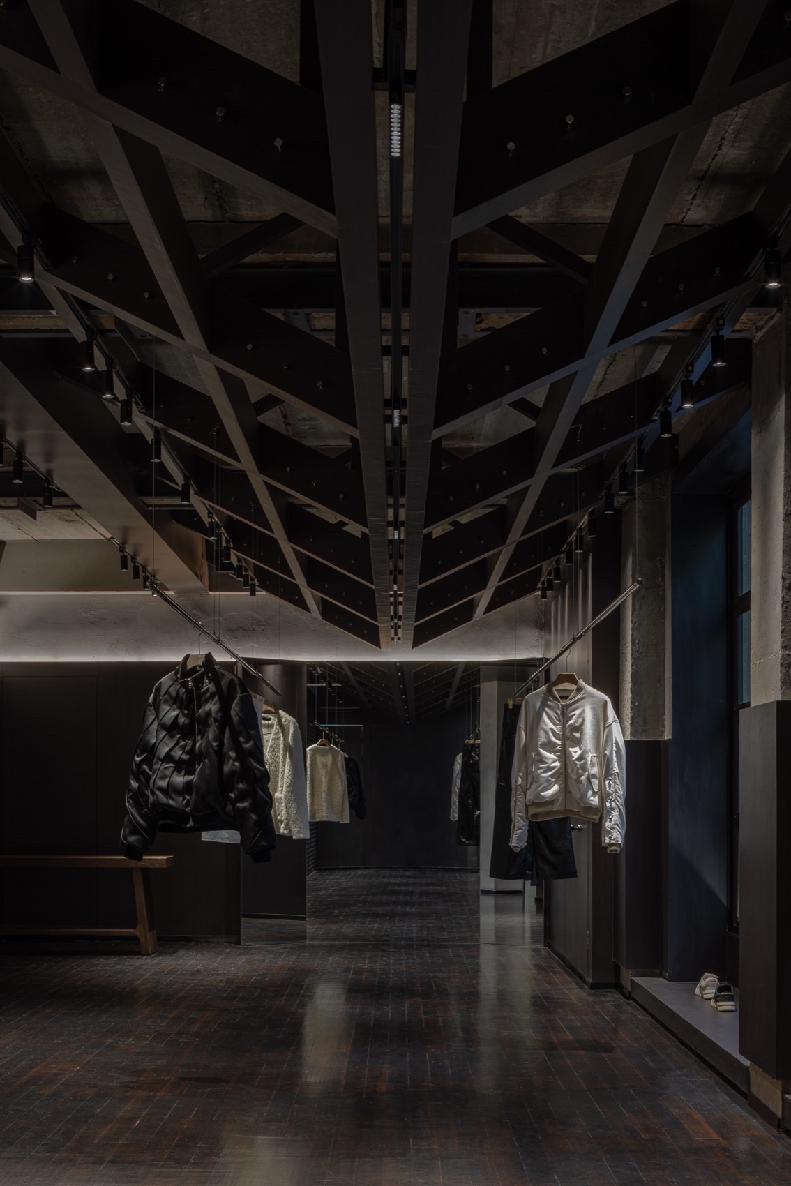 The last Redemption fashion store by DISPLACEMENT DESIGN - 谷德设计网