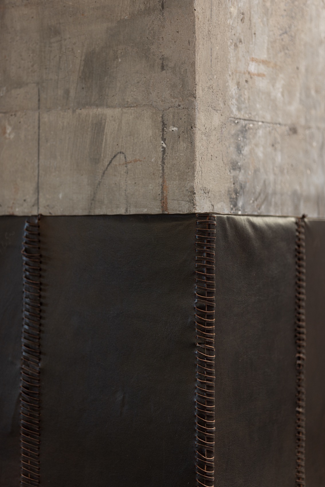 The last Redemption fashion store by DISPLACEMENT DESIGN - 谷德设计网