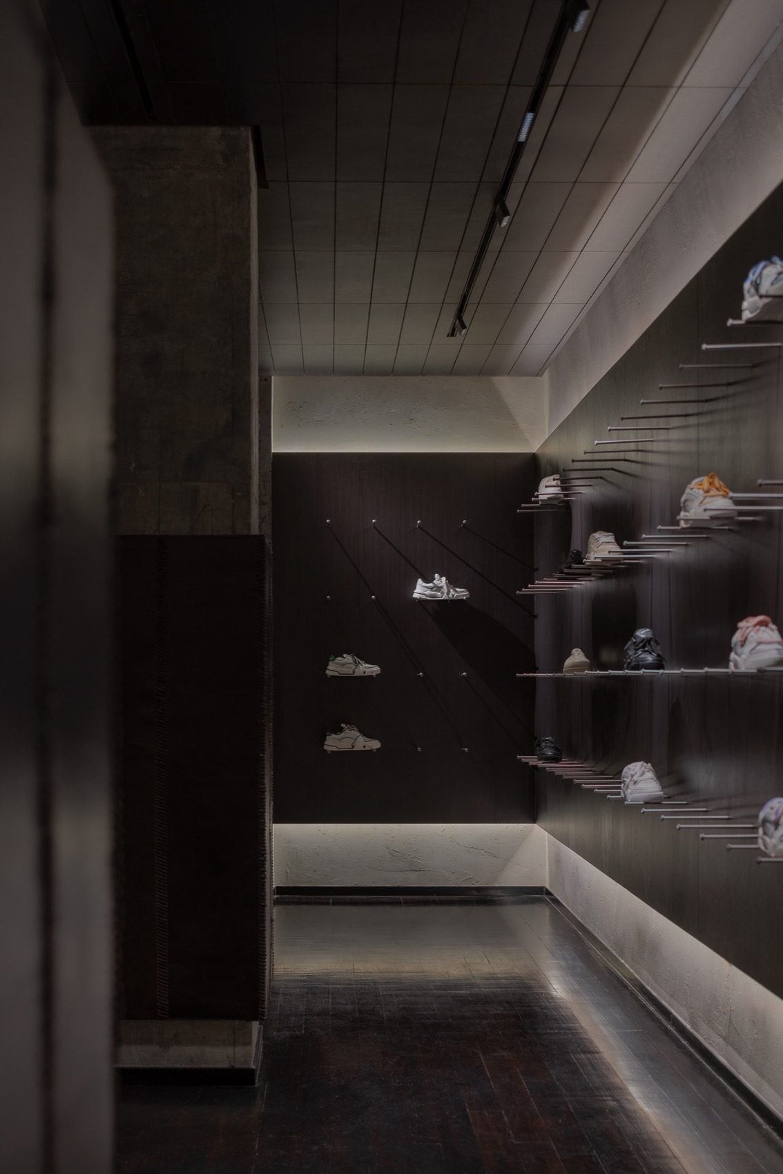 The last Redemption fashion store by DISPLACEMENT DESIGN - 谷德设计网