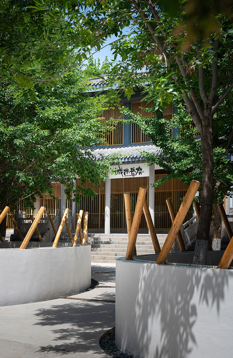 Book Inside, Book Outside by Displacement Architecture Design - 谷德设计网