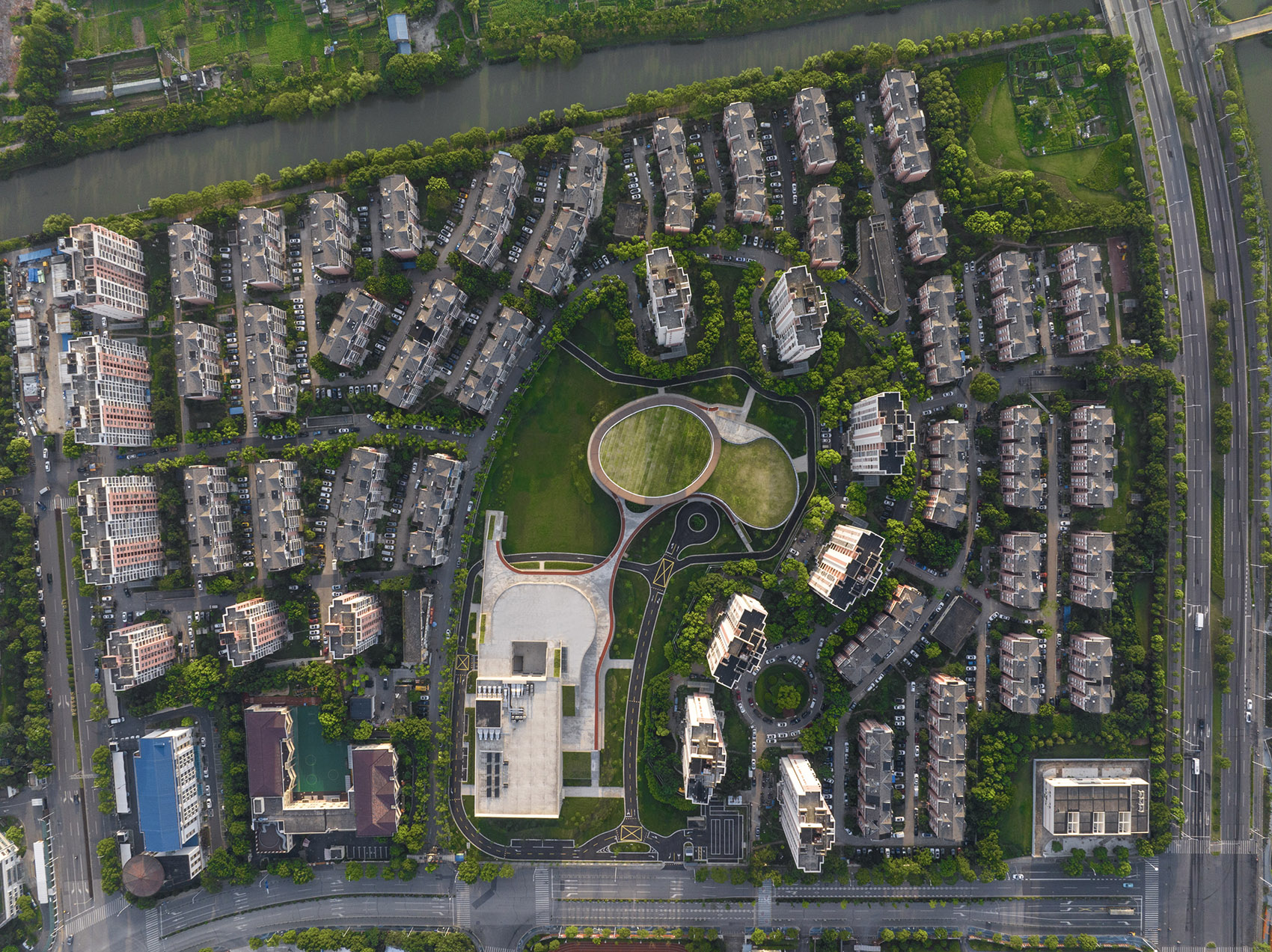 Shanghai Sanlin Yide Community Culture and Sports Center by SUNYAT ...