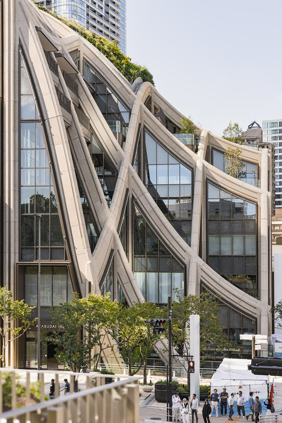 Azabudai Hills by Heatherwick Studio - 谷德设计网