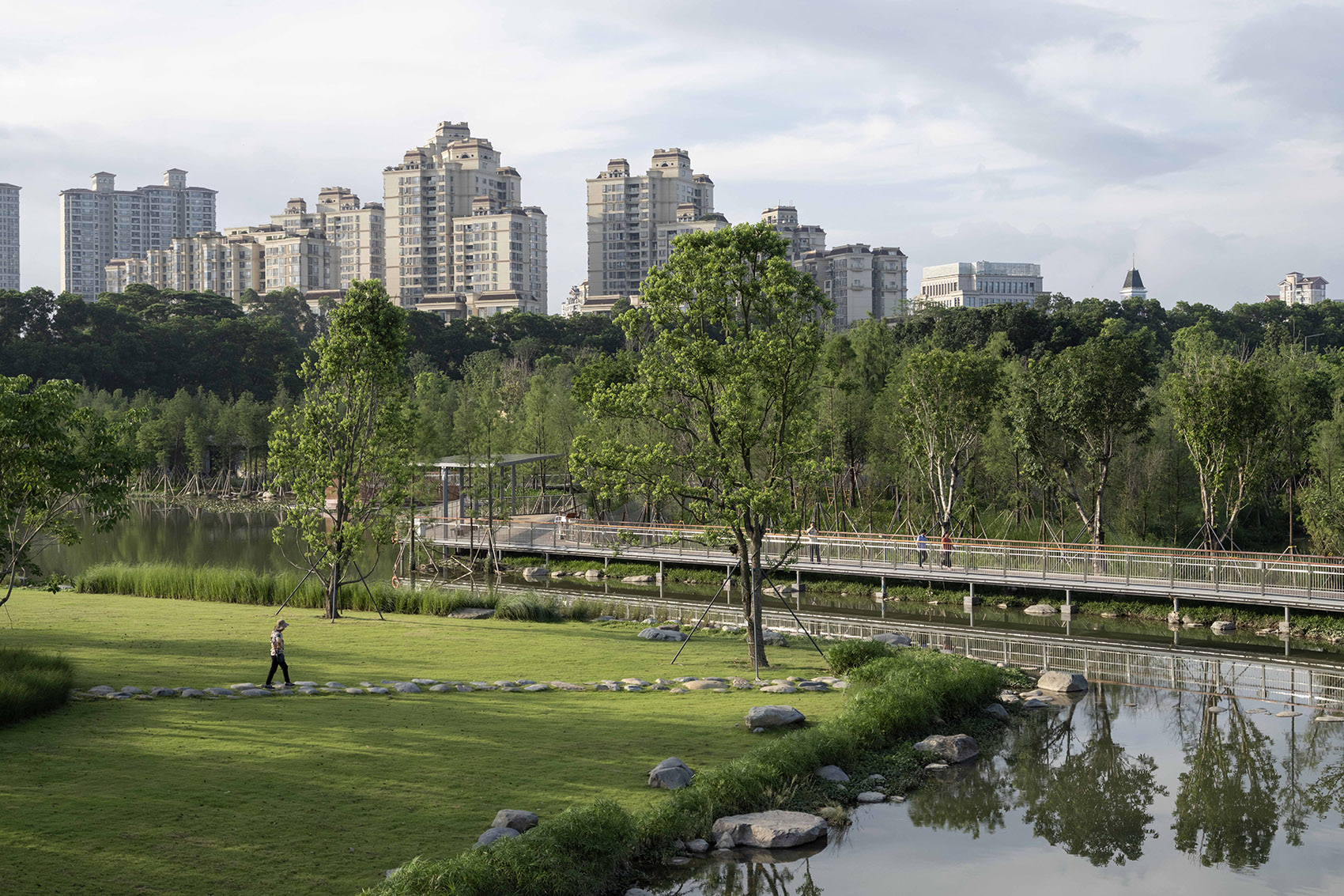Dongguan Central Park, China by HOPE DESIGN - 谷德设计网