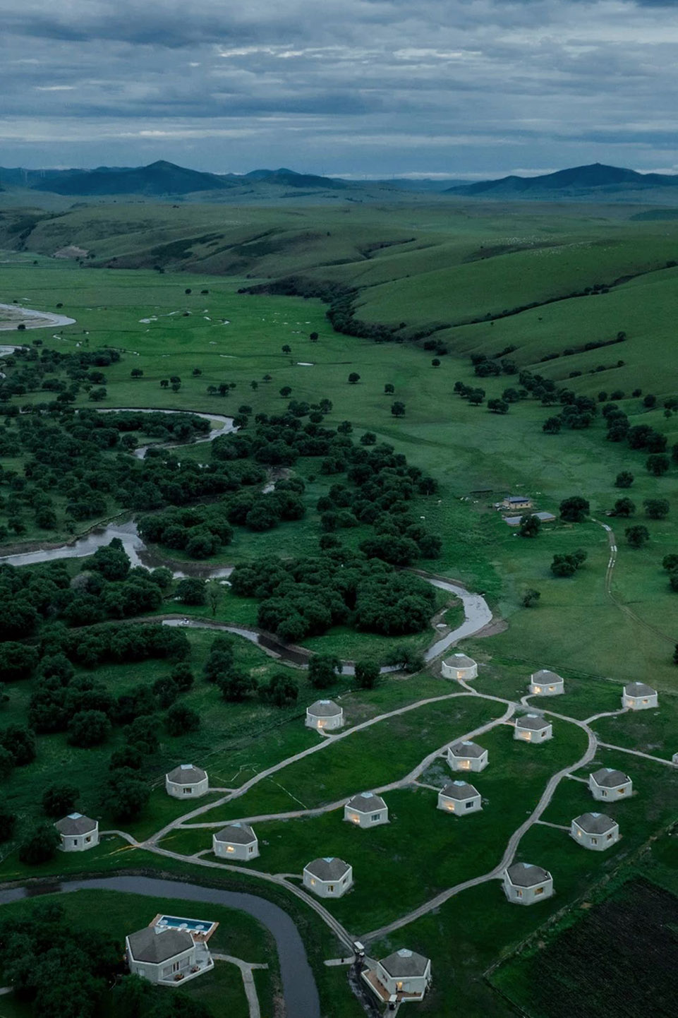 StrayBirds ·Suji Prairie by STUDIO QI - 谷德设计网