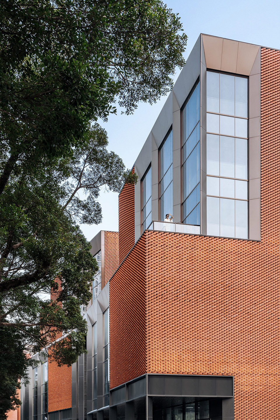 Commercial building in Guangzhou by gmp - 谷德设计网