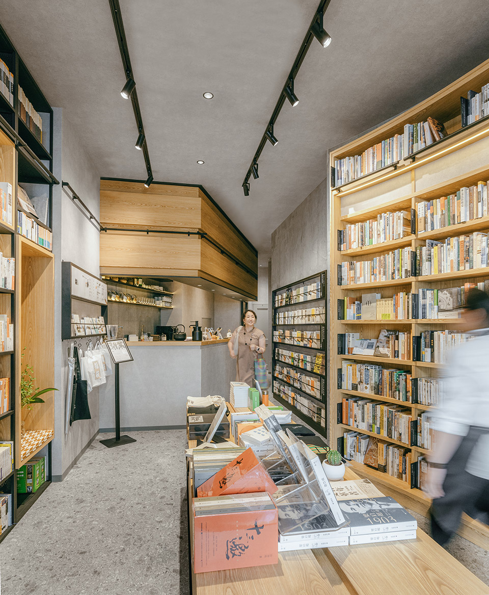 One Way Street Tokyo by BUZZ Architects - 谷德设计网