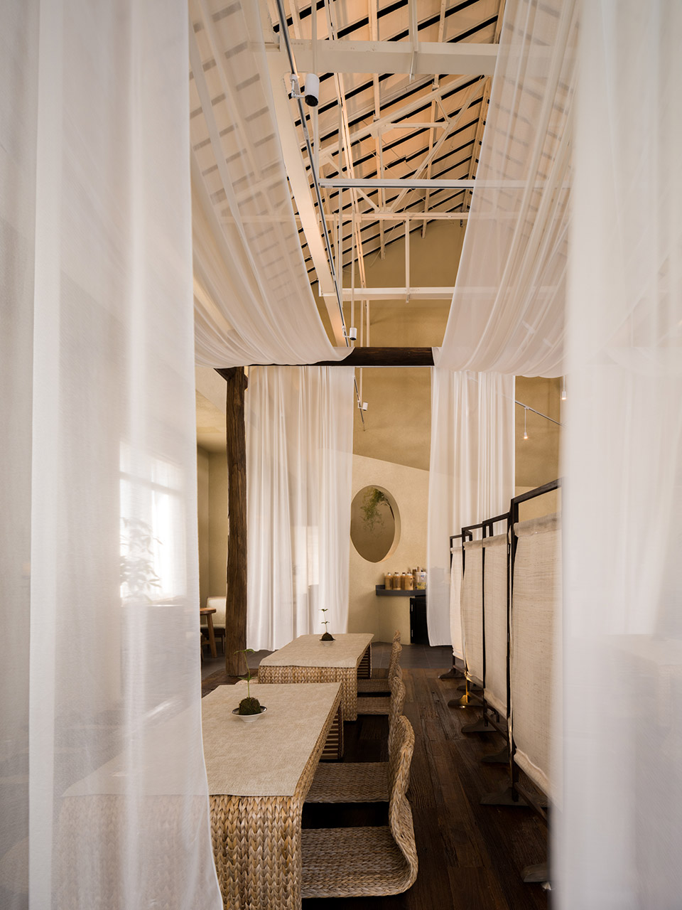 A New Chinese Tea Drinking Space Reconstructed from an Old Plant by ...