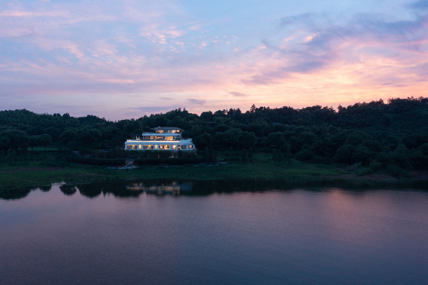 FU VALLEY – Yinshi Resort Hotel by Tianmu Lake, China by Nanjing Jinshi ...
