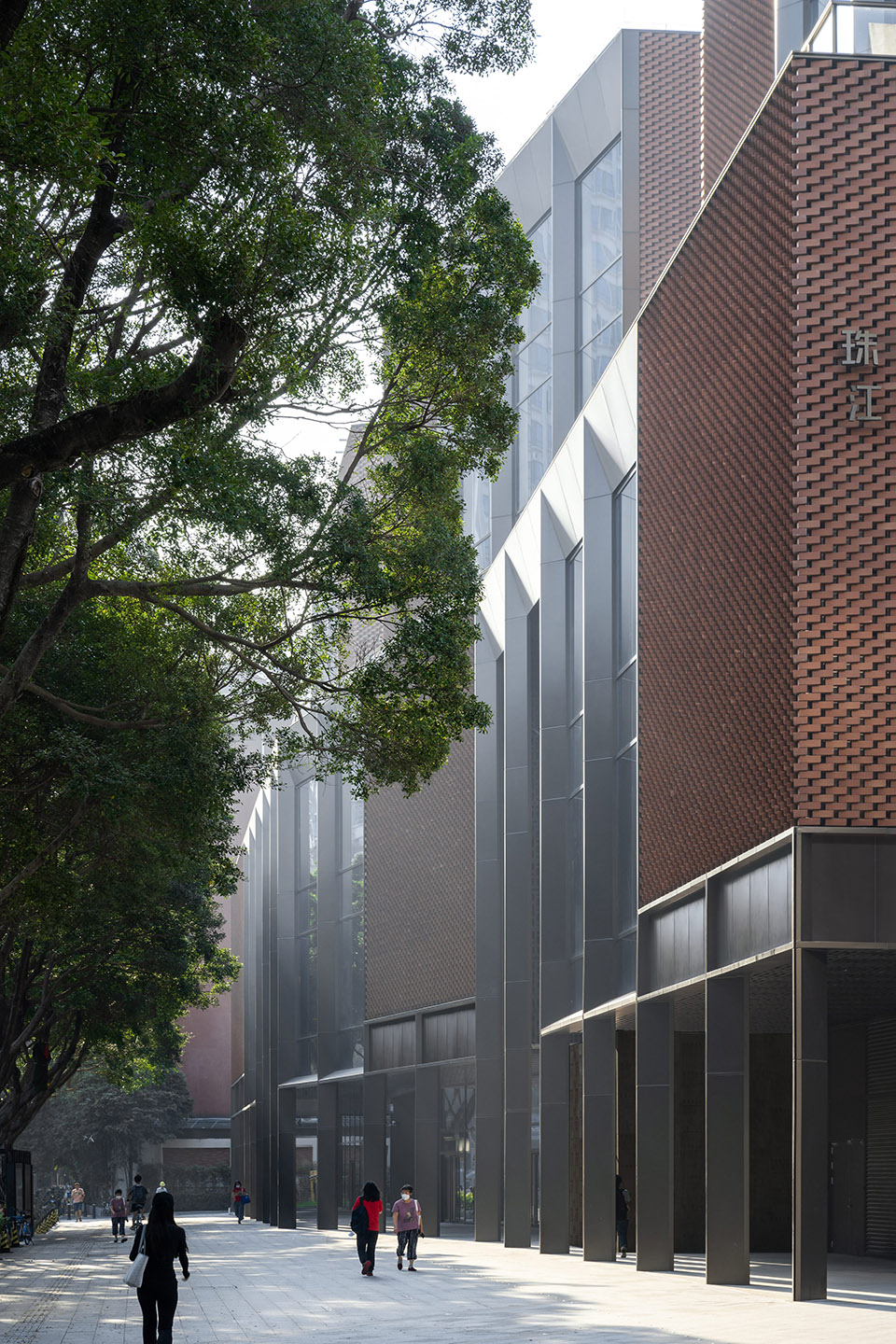 Commercial building in Guangzhou by gmp - 谷德设计网