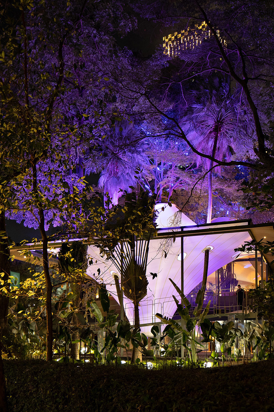 Stalk Tree-hugger Bar by RAD+ar - 谷德设计网