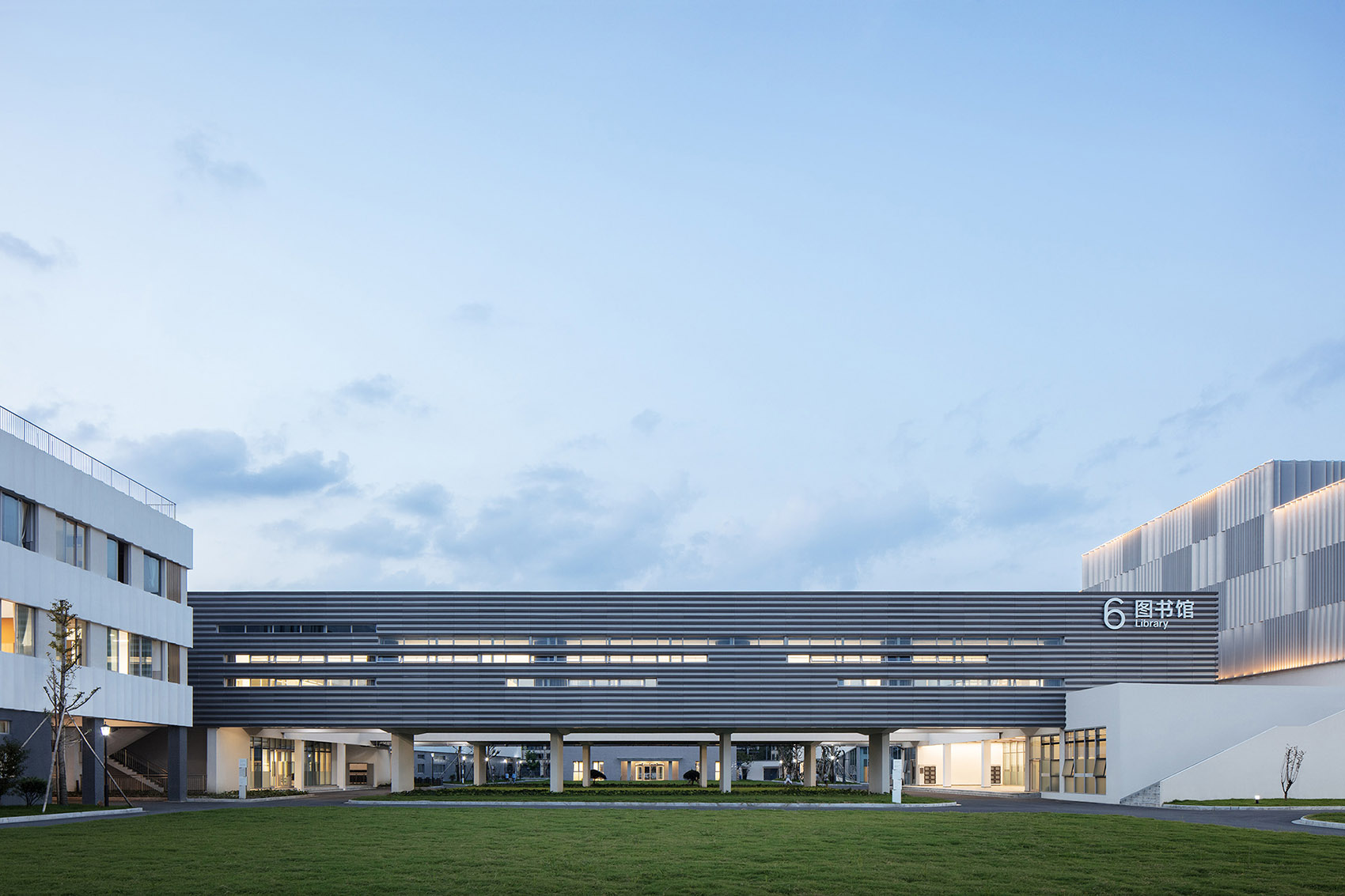 Ningbo Gulin Vocational High School by ARCHIS Design Studio - 谷德设计网