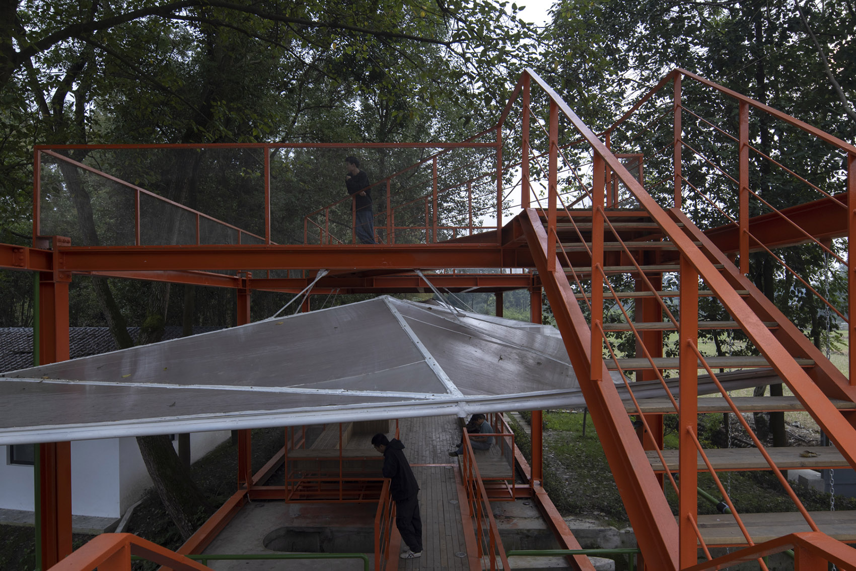 Moulin Rouge｜Shuinian Station, China by ArchFAN - 谷德设计网