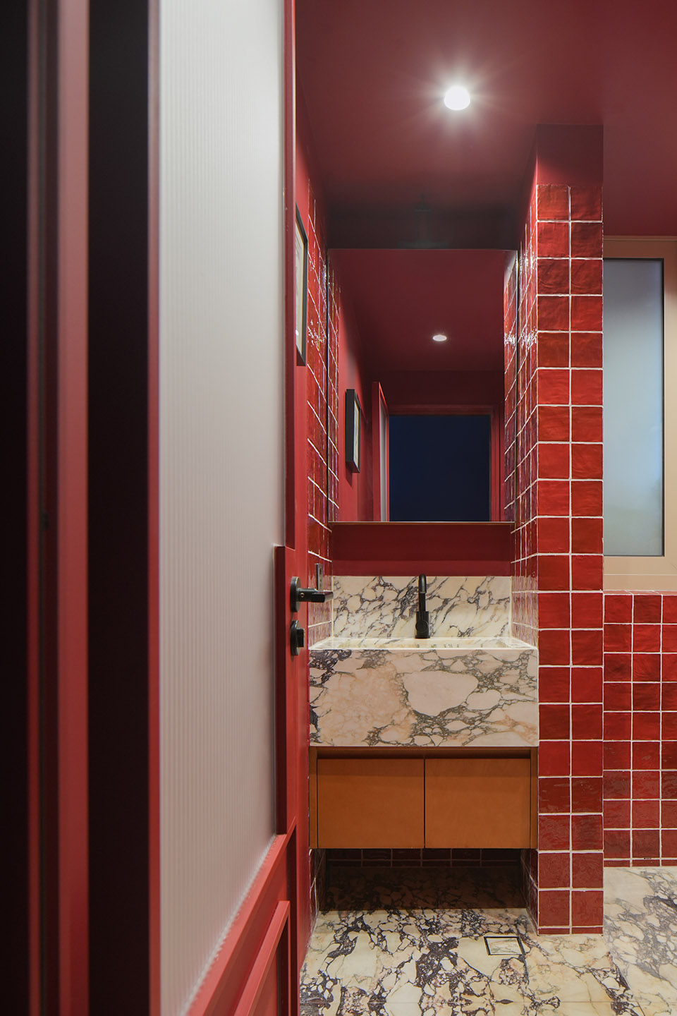 ILLUSTRATOR’S HOME OF THREE PRIMARY COLORS by Nul-architects - 谷德设计网