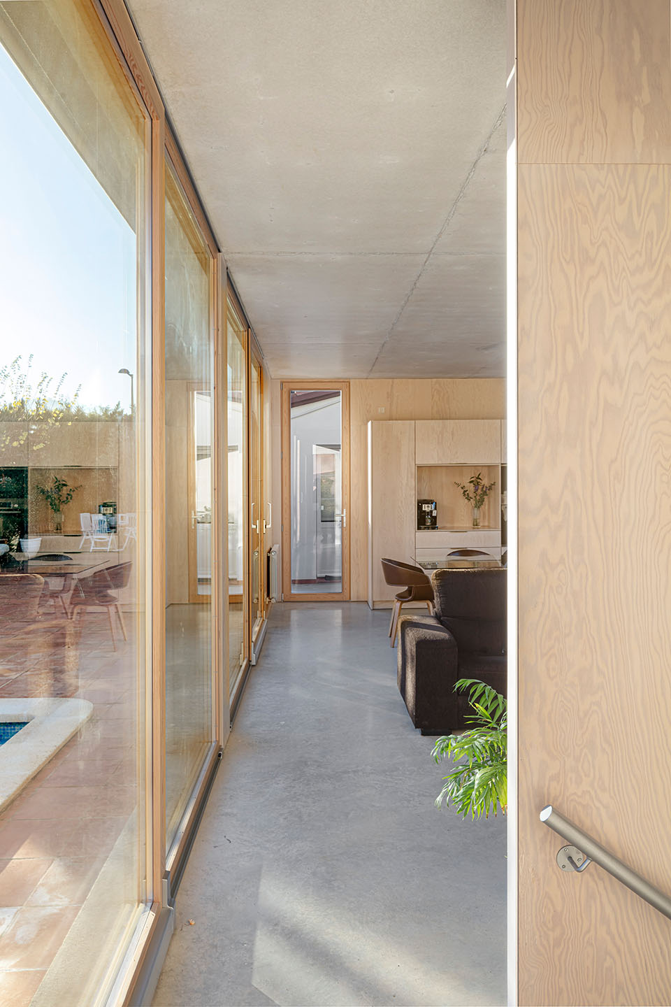 MM house by Alventosa Morell Arquitectes - 谷德设计网