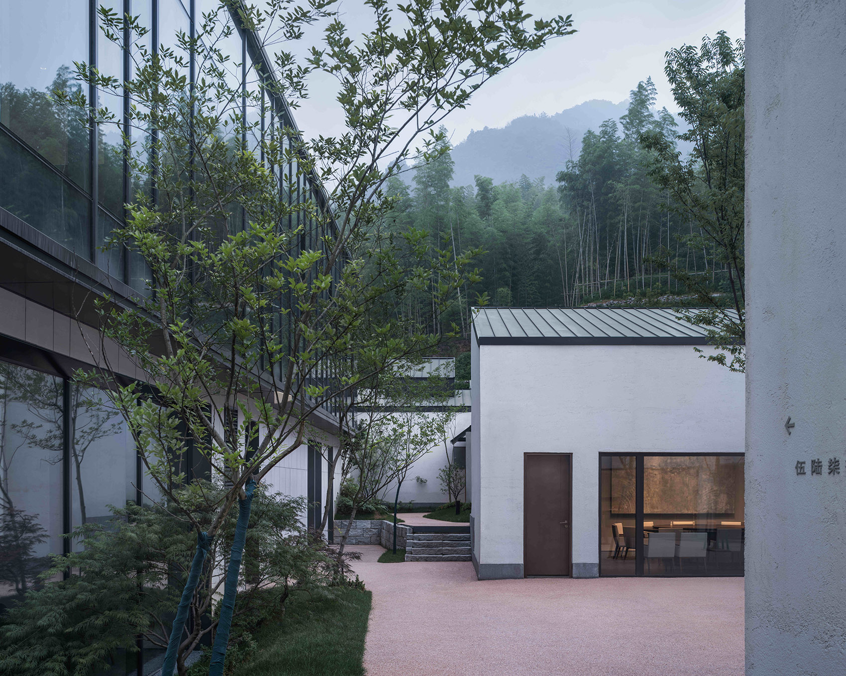 Ten Yards Hotel by City-Town Architects - 谷德设计网