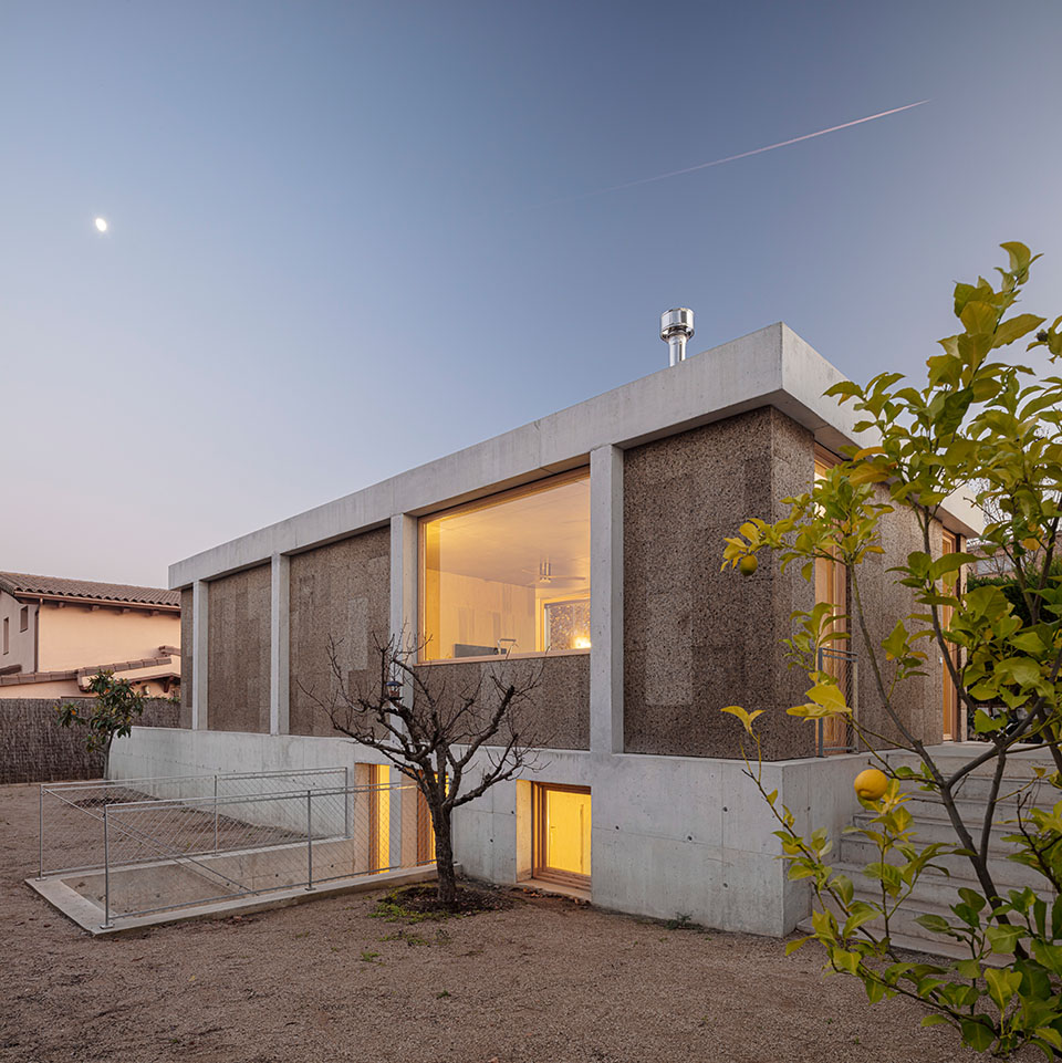 MM house by Alventosa Morell Arquitectes - 谷德设计网