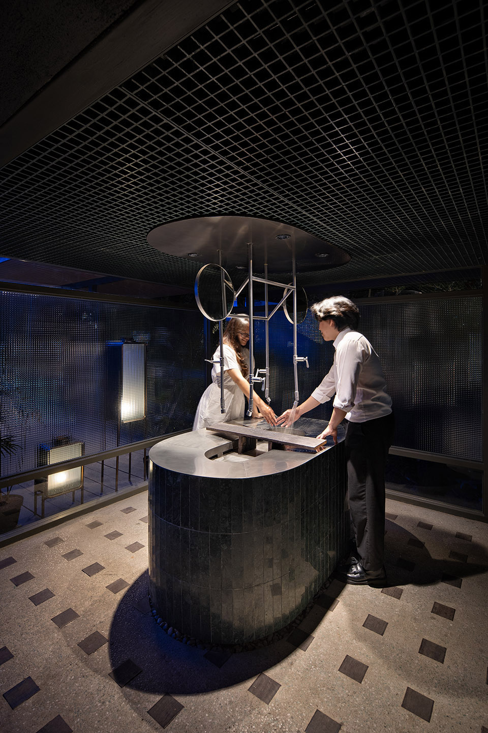 Stalk Tree-hugger Bar by RAD+ar - 谷德设计网