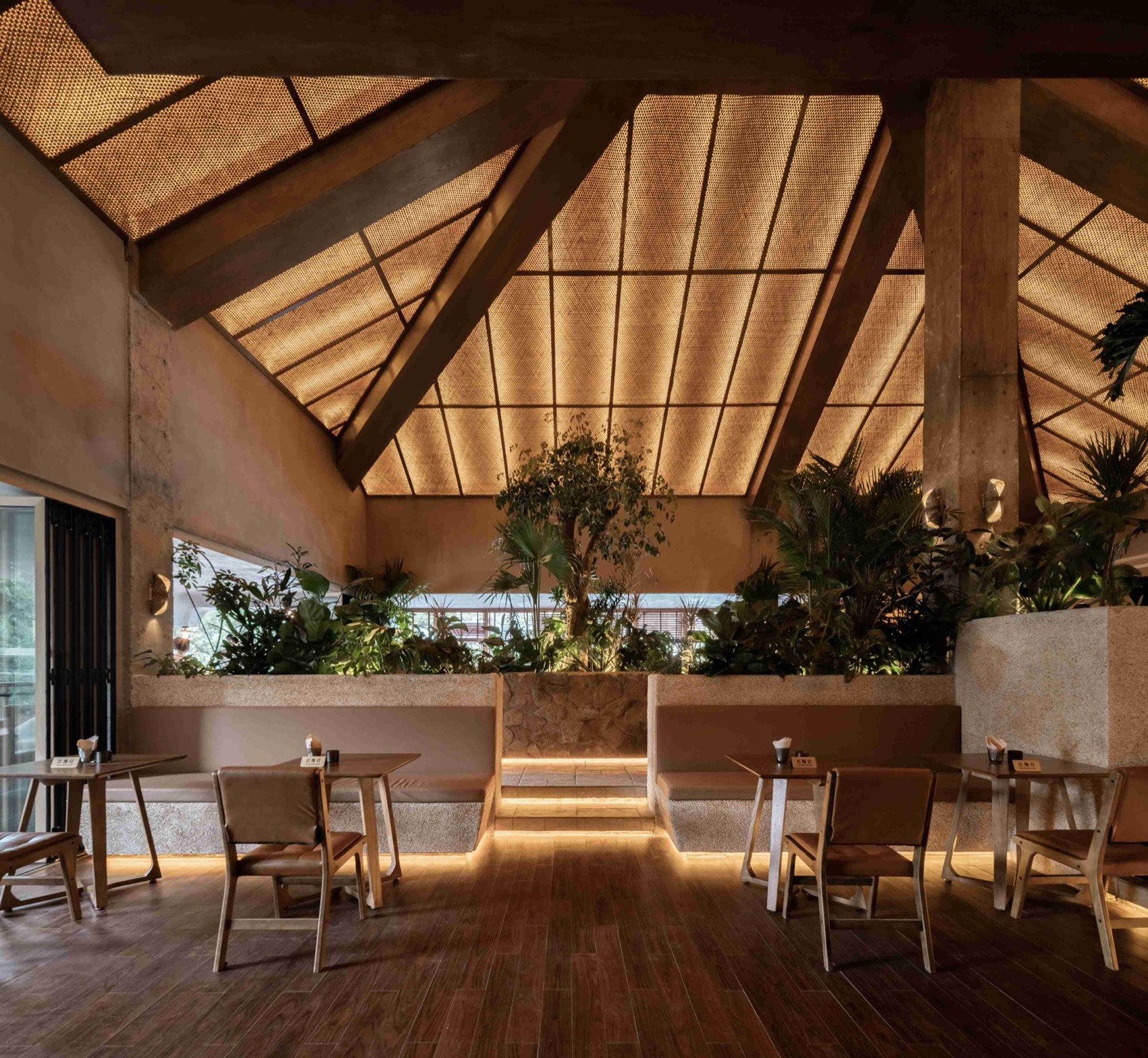 The Bond restaurant by DAGA Architects - 谷德设计网