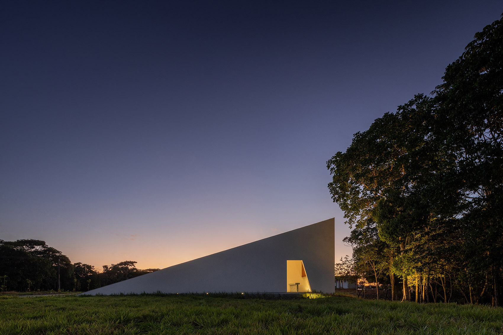 Aldeia temple by NEBR Arquitetura - 谷德设计网