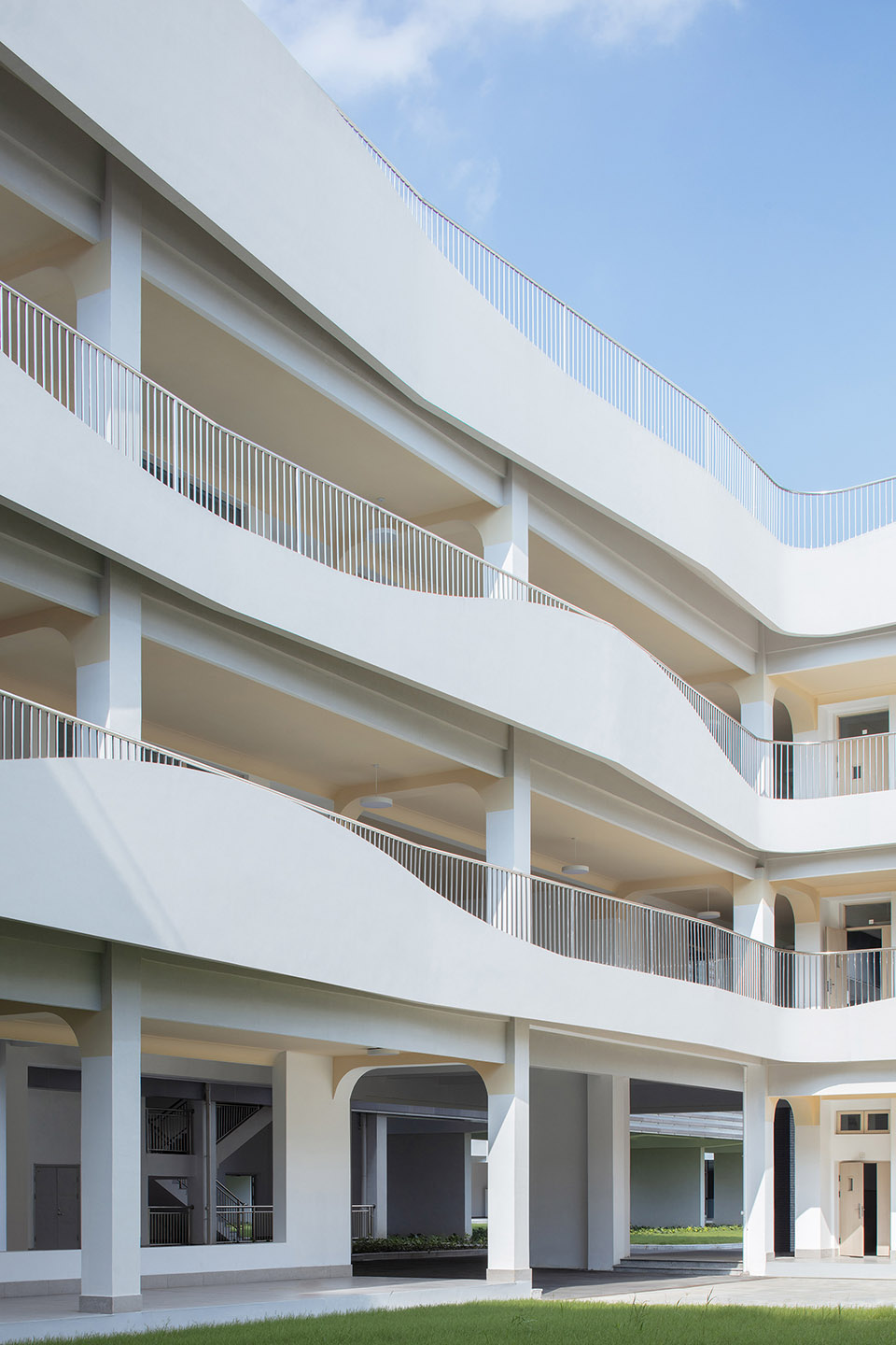 Ningbo Gulin Vocational High School by ARCHIS Design Studio - 谷德设计网