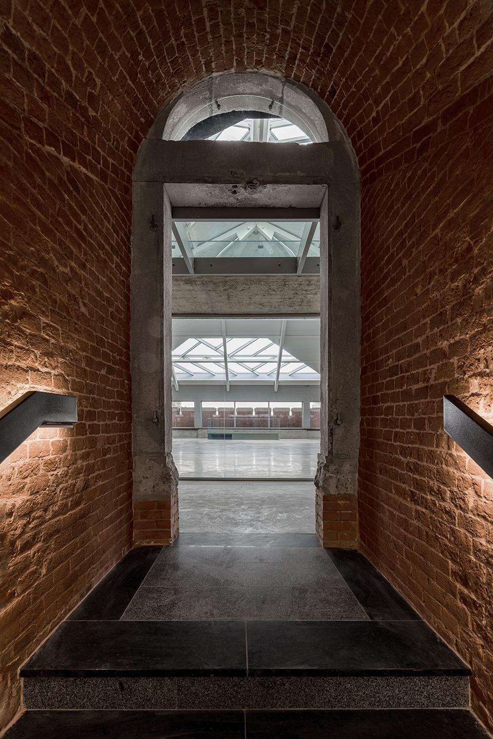 Square tower of the Lviv Citadel by Architecture Studio Symmetry - 谷德设计网