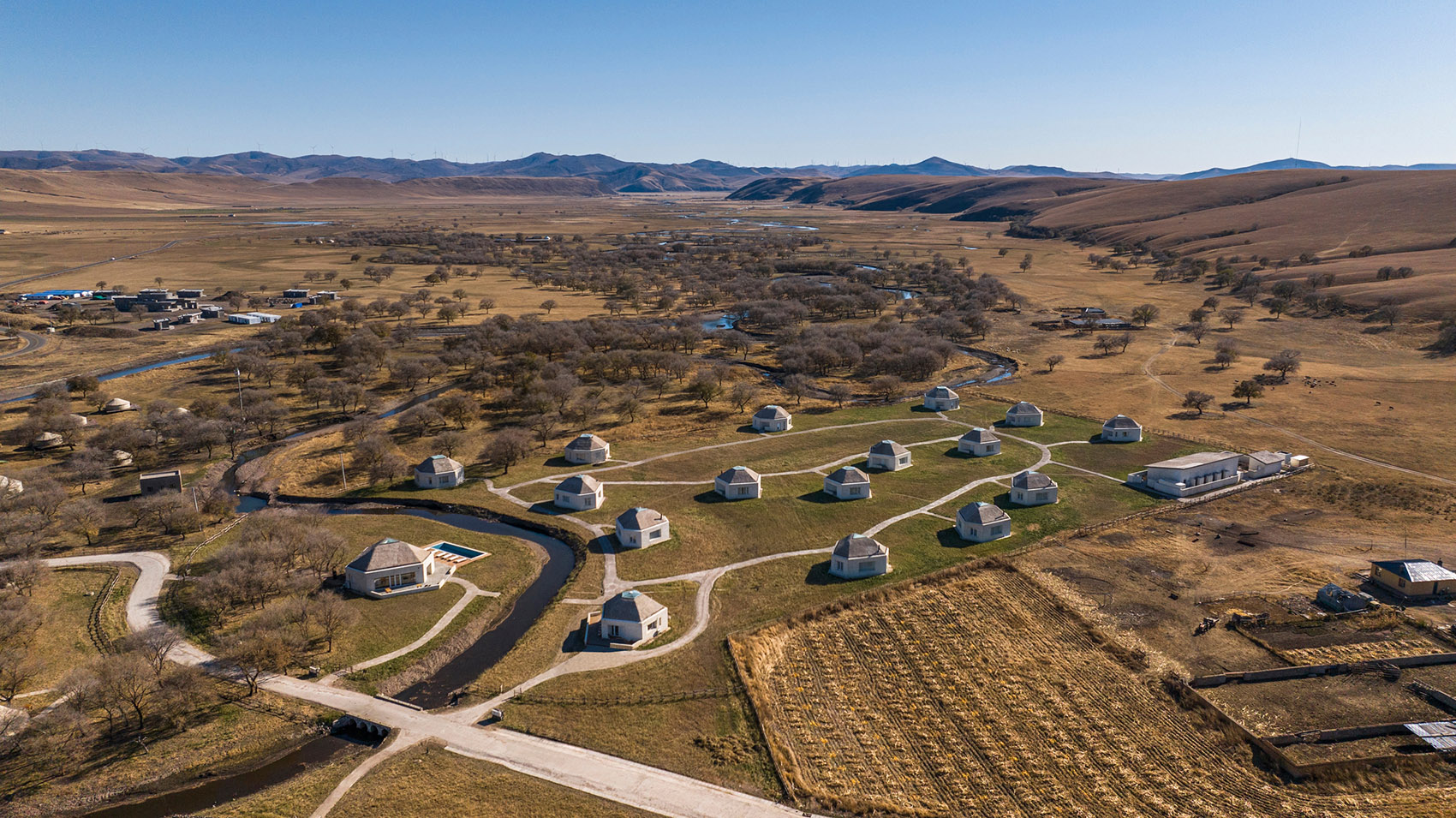 StrayBirds ·Suji Prairie by STUDIO QI - 谷德设计网