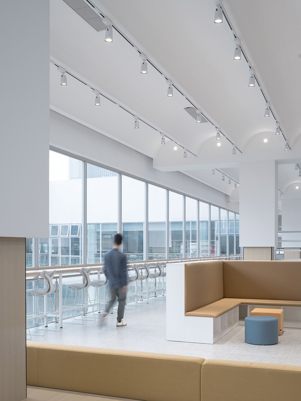 Ningbo Gulin Vocational High School by ARCHIS Design Studio - 谷德设计网