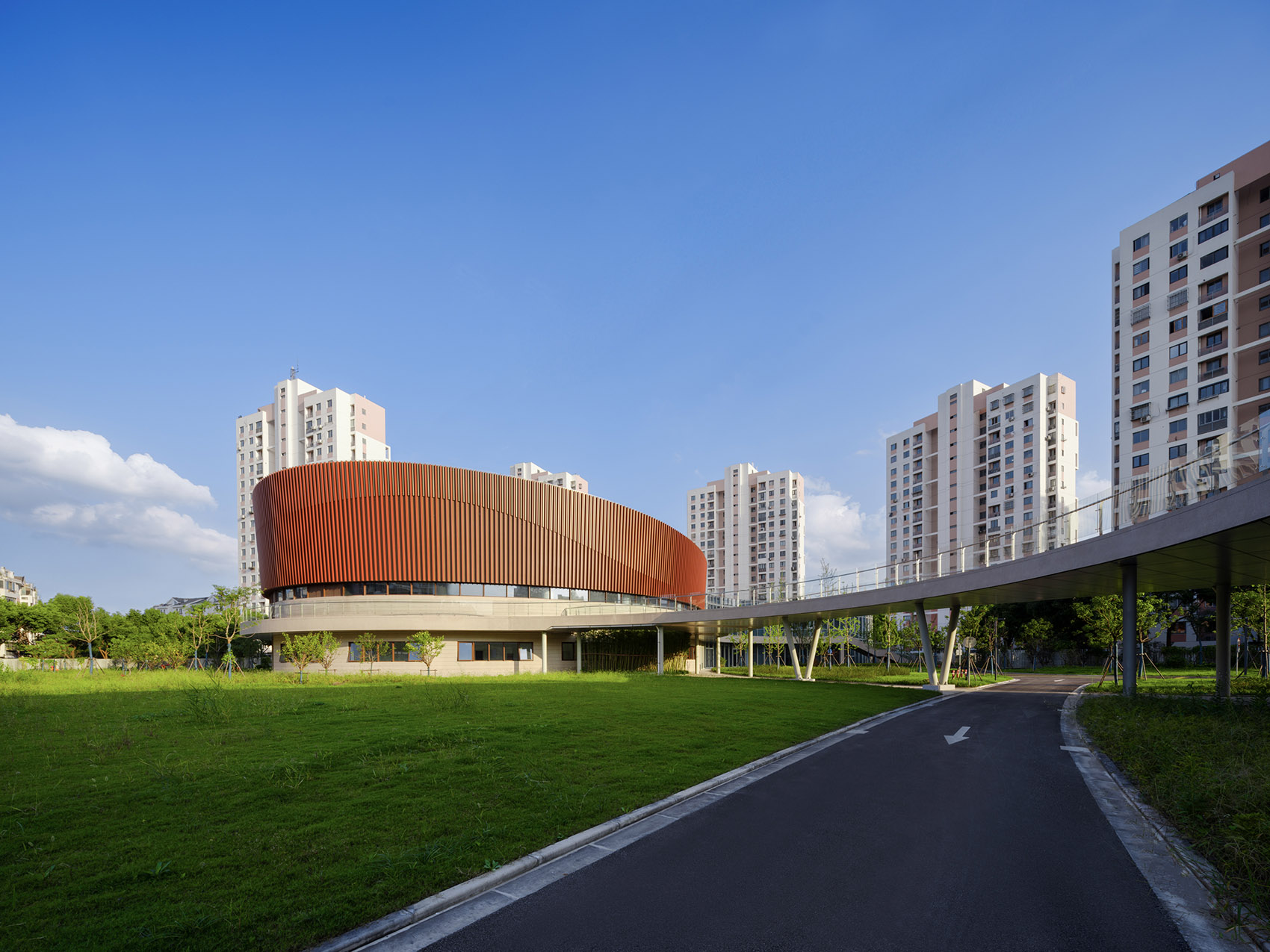 Shanghai Sanlin Yide Community Culture and Sports Center by SUNYAT ...