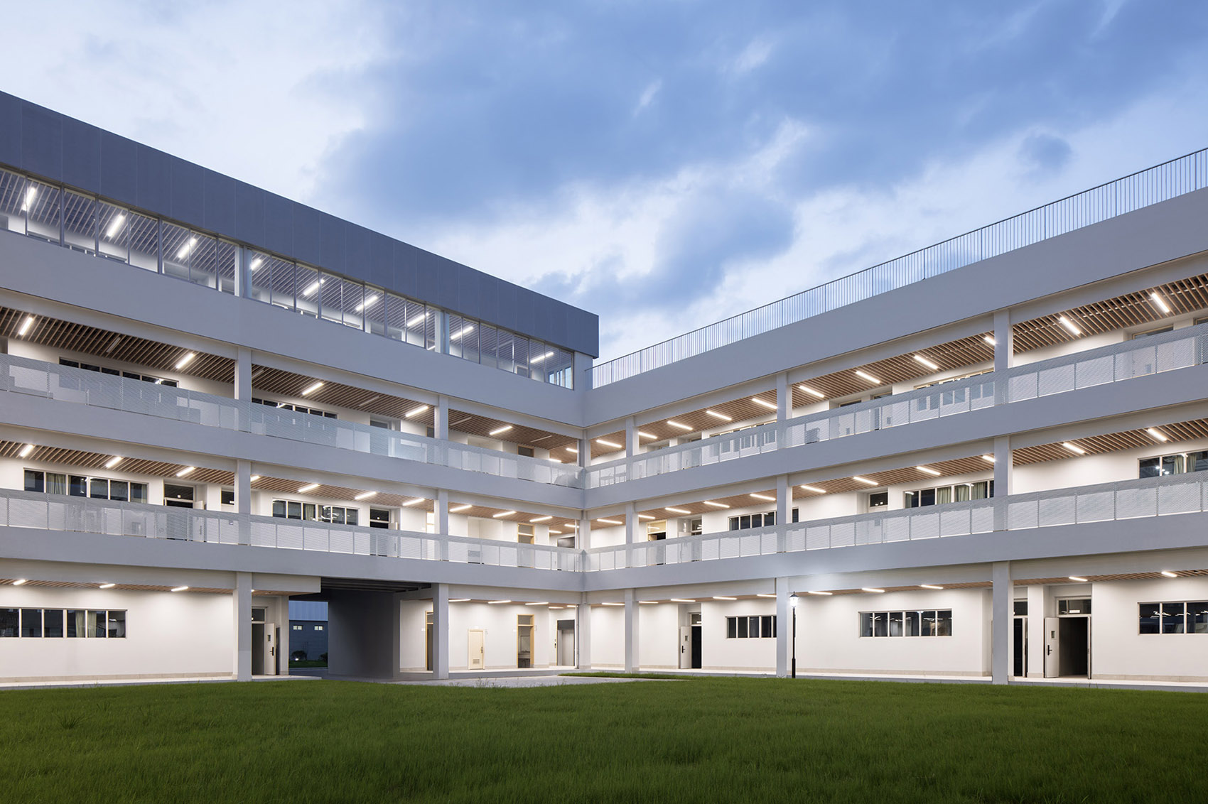 Ningbo Gulin Vocational High School by ARCHIS Design Studio - 谷德设计网