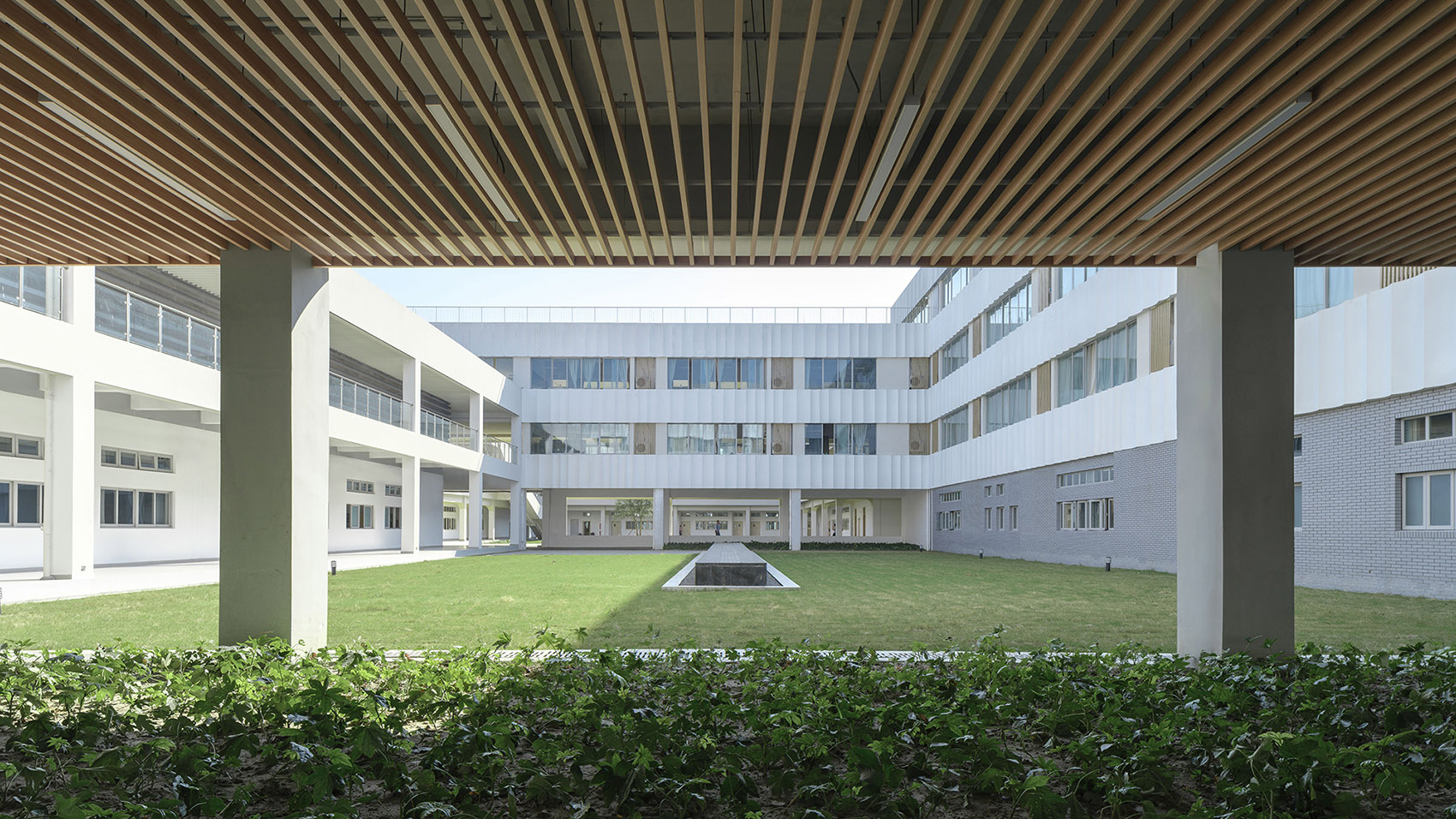 Ningbo Gulin Vocational High School by ARCHIS Design Studio - 谷德设计网