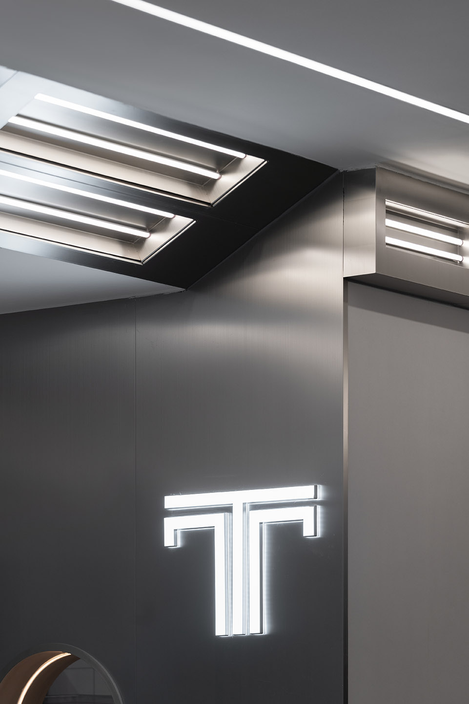 Stainless Steel and Concrete-Intertwined Ticle Coffee Series by DAGA ...