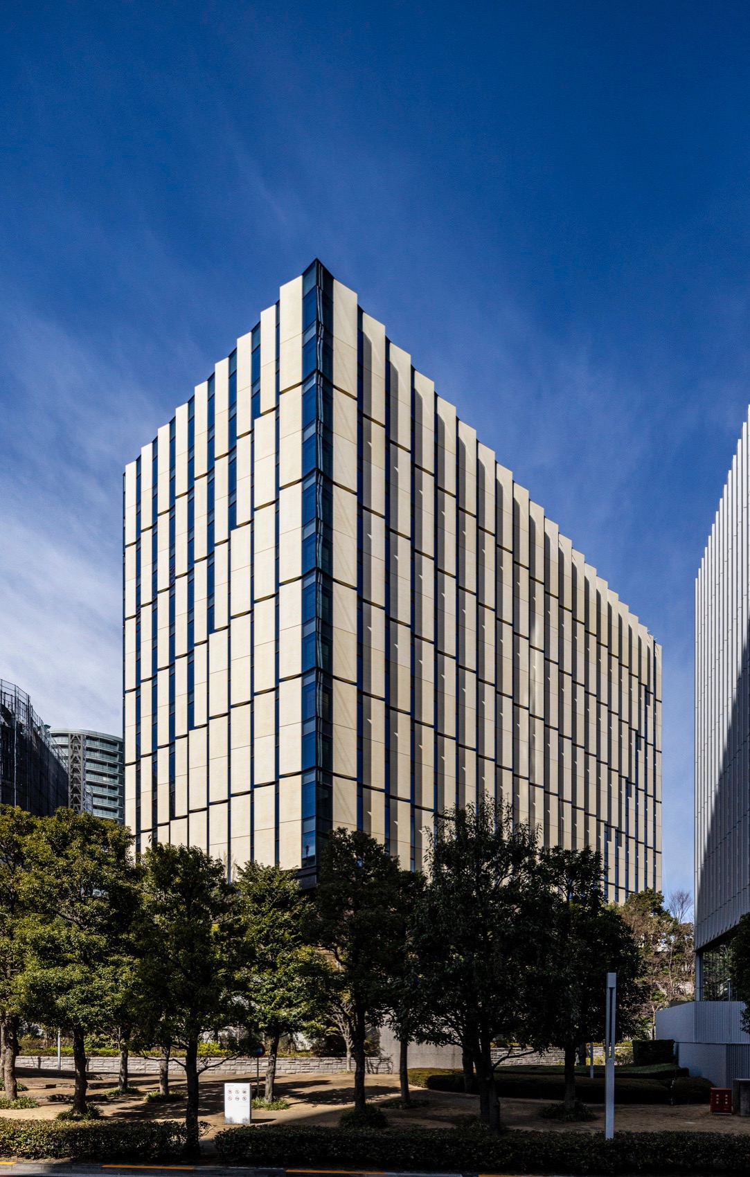JR Meguro MARC Building by Nikken Sekkei Ltd - 谷德设计网