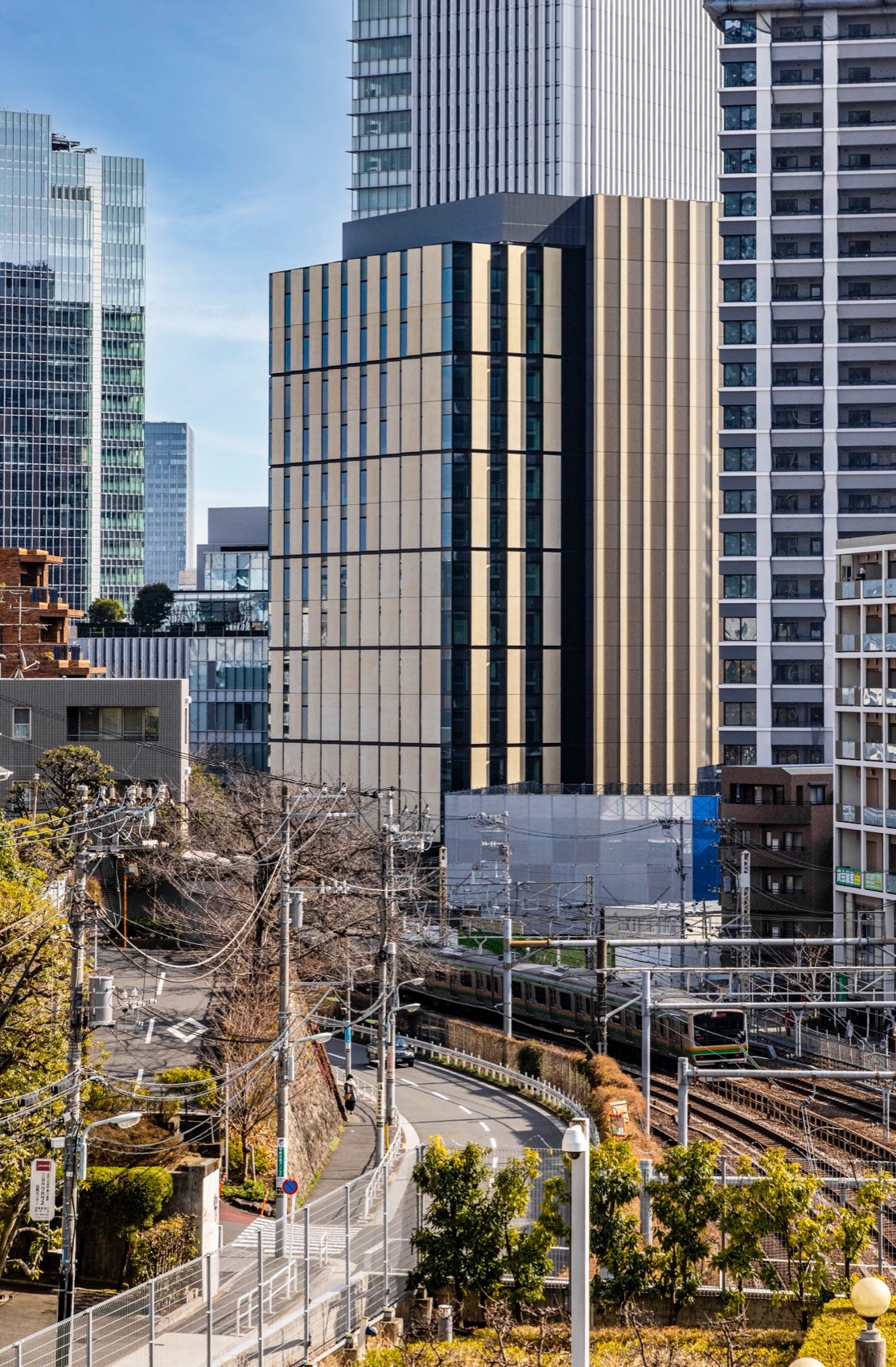 JR Meguro MARC Building by Nikken Sekkei Ltd - 谷德设计网