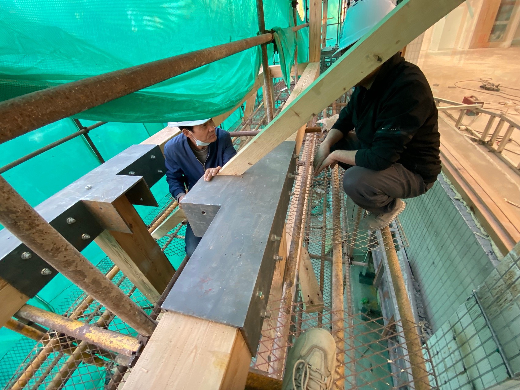 Under the Eaves by Displacement Architecture Design - 谷德设计网