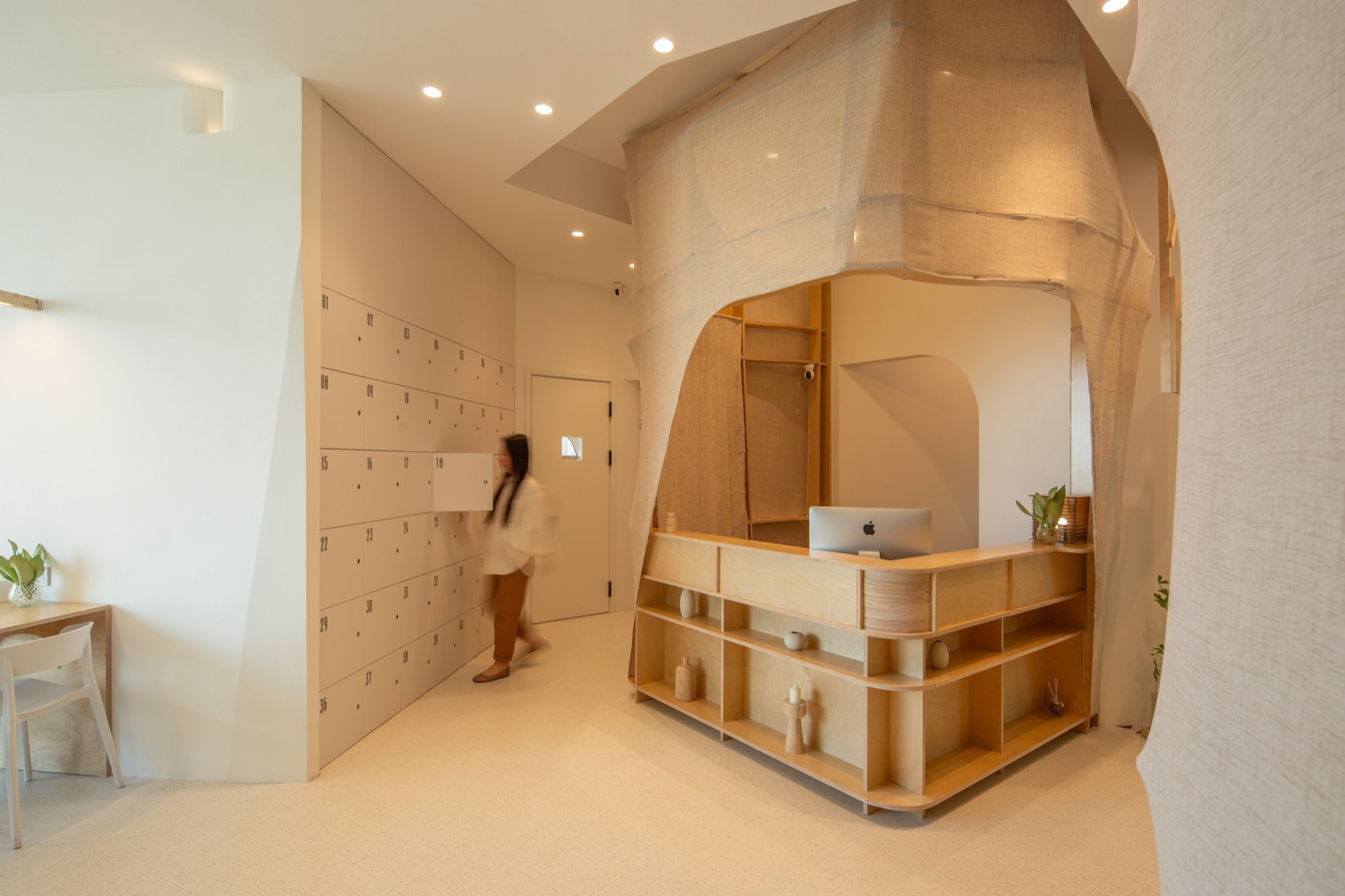 Skyline Study Studio by Atelier d’More - 谷德设计网