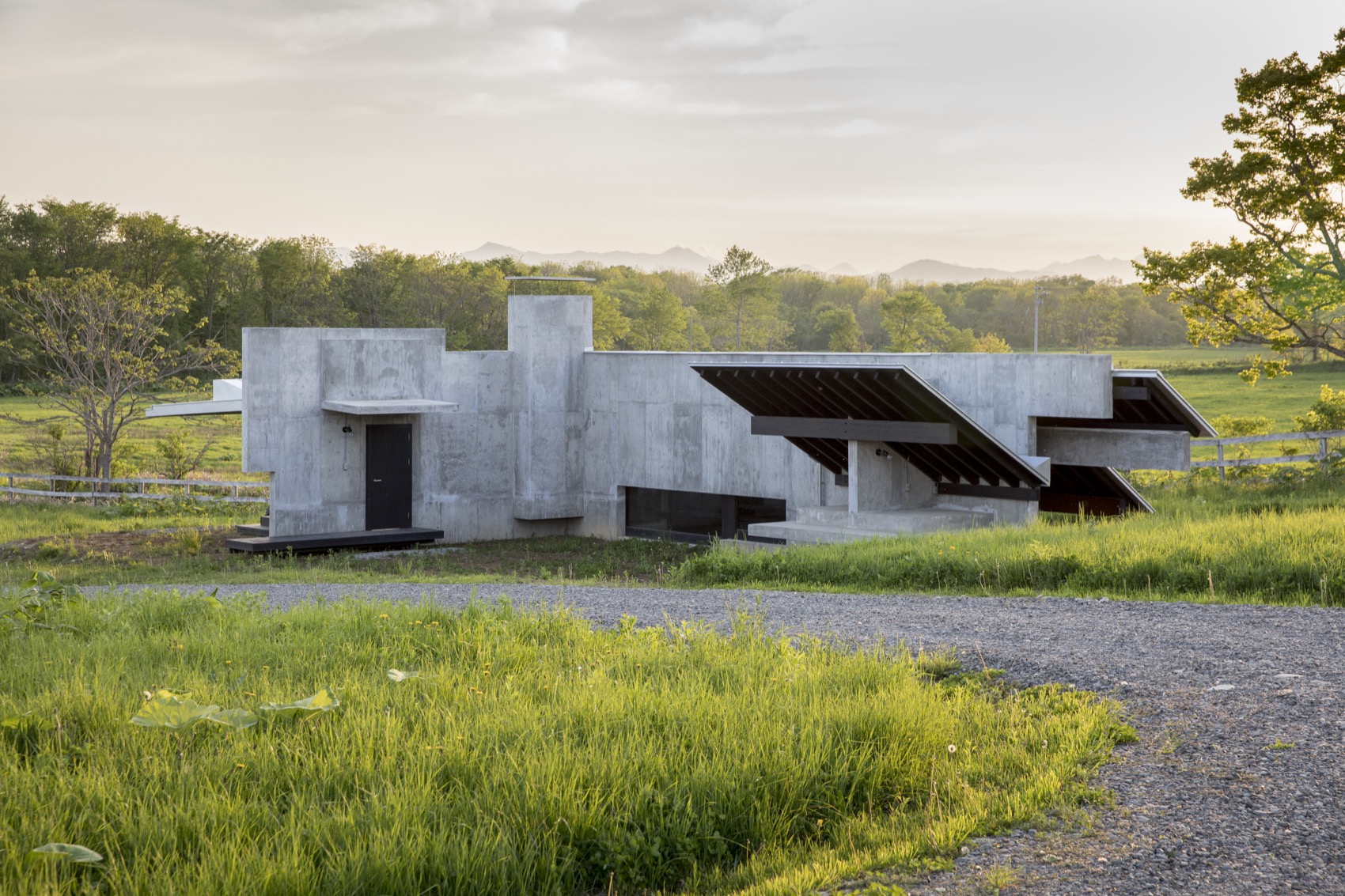 INVERTED HOUSE by Team AHO (Studio Neven Mikac Fuchs with Raphael Zuber ...