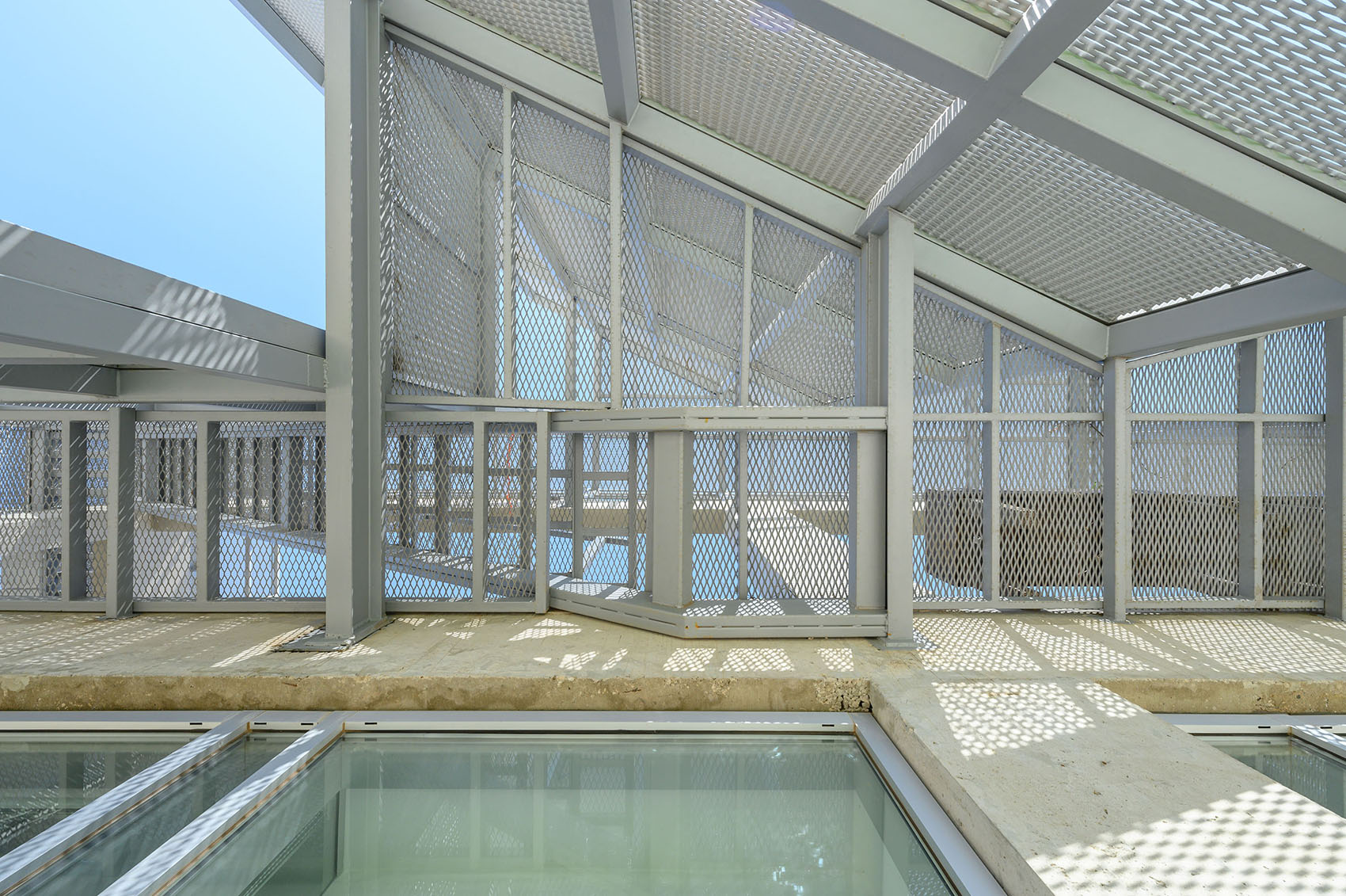 Biopharma office building by Santiago Carlos Arquitecto & Juan Manuel ...