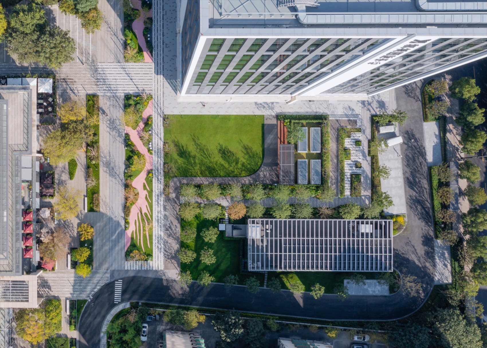 Huanglong Vanke Center Landscape Design by PERCENT LANDSCAPE DESIGN ...