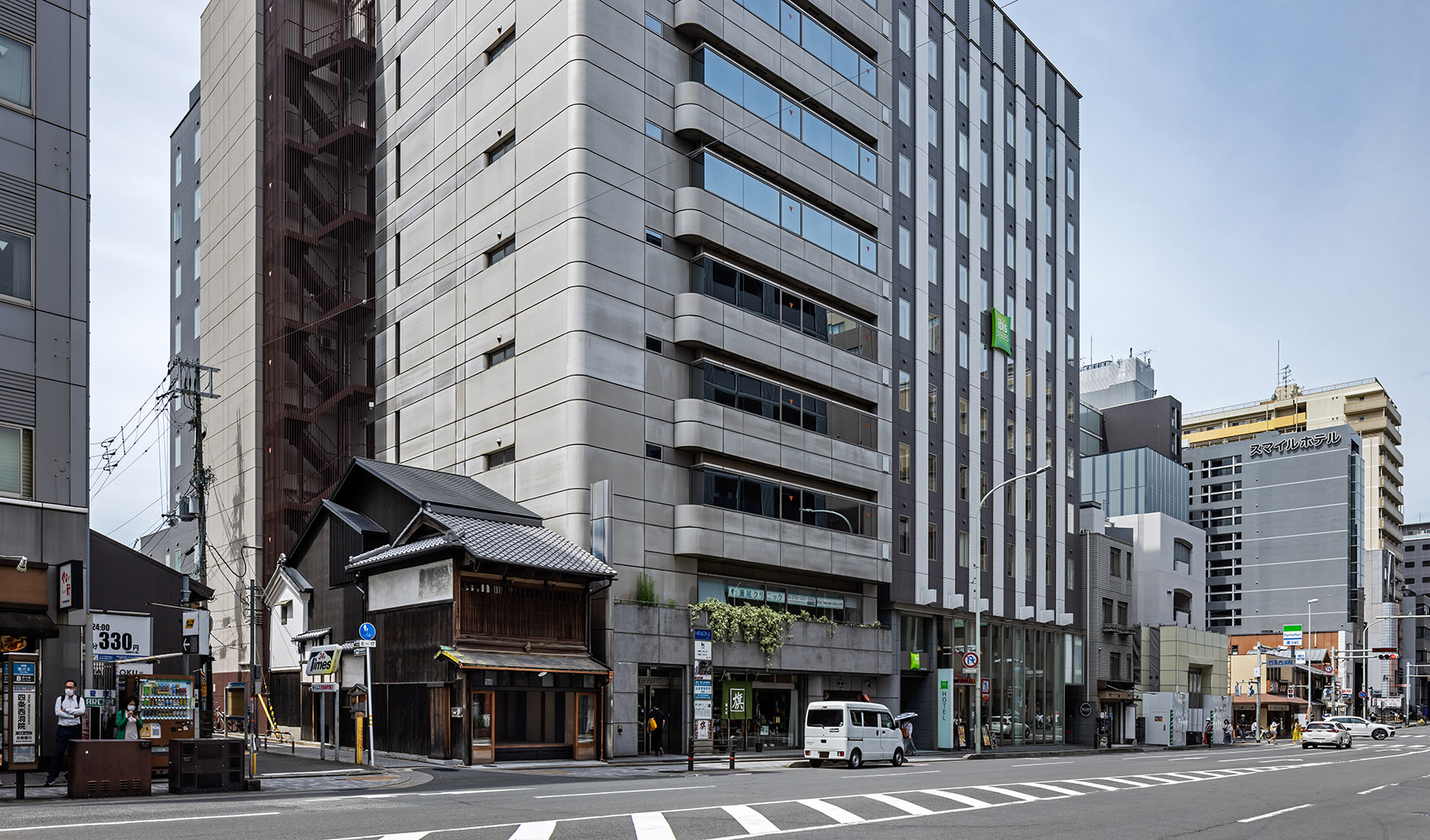 KAKKYOYAMA COMMON CENTER FOR GION FESTIVAL by Shigenori Uoya Architects ...