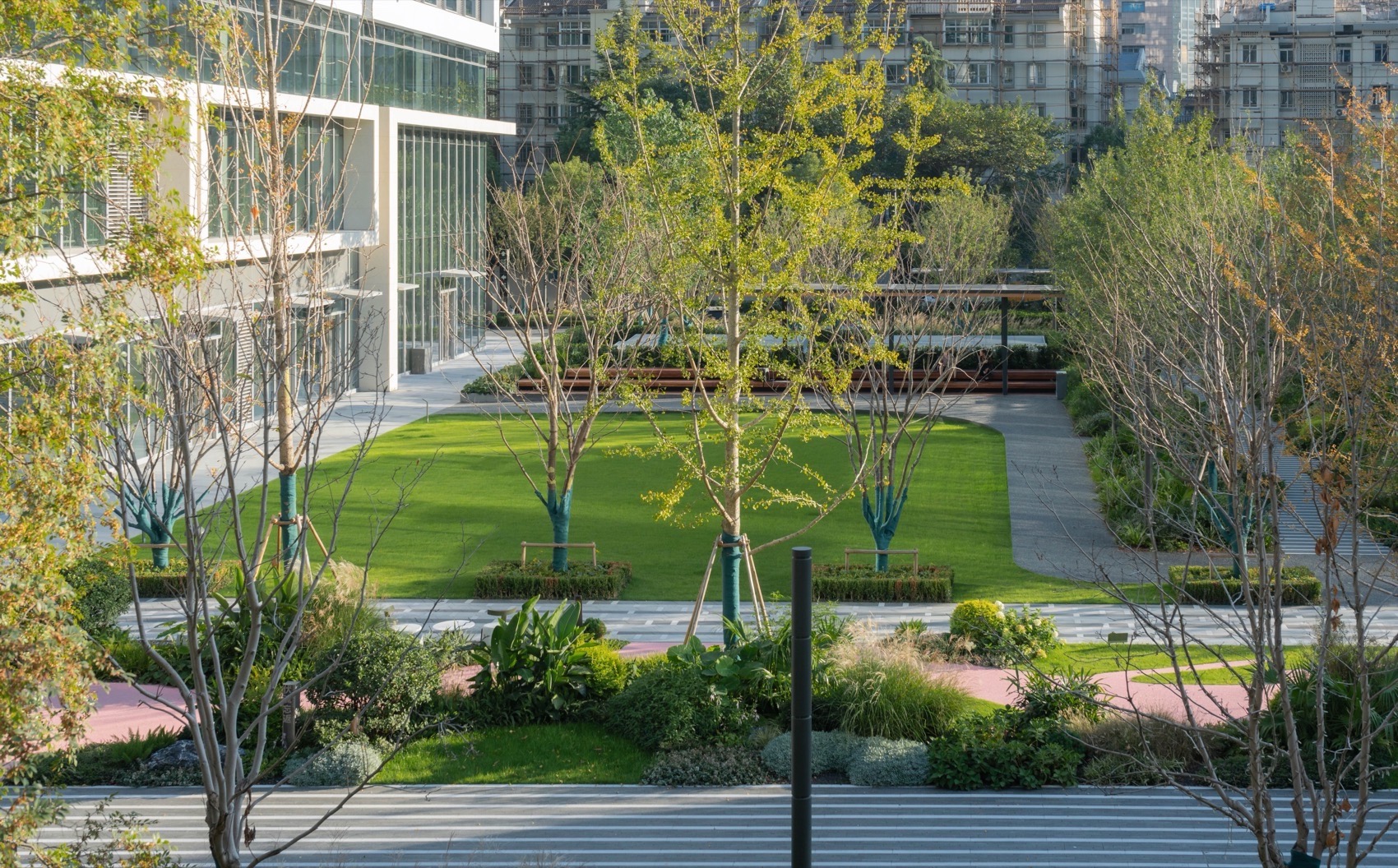 Huanglong Vanke Center Landscape Design by PERCENT LANDSCAPE DESIGN ...