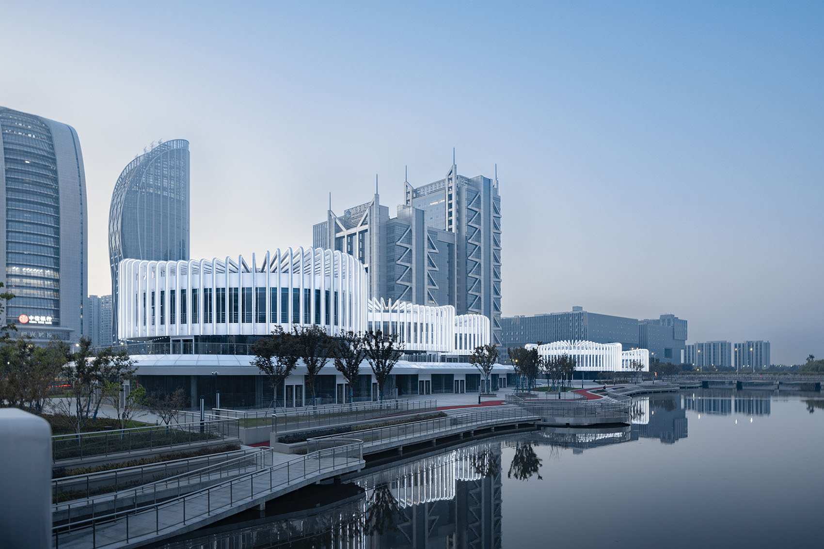 The Orchids:Nine Flow Riverside Art Mall by United Units Architects - 谷德设计网