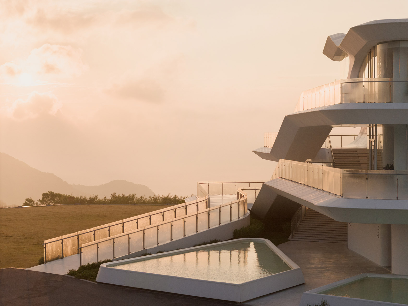 Yunhai Forest Service Station, China by Meng Fanhao / line+ studio - 谷德设计网