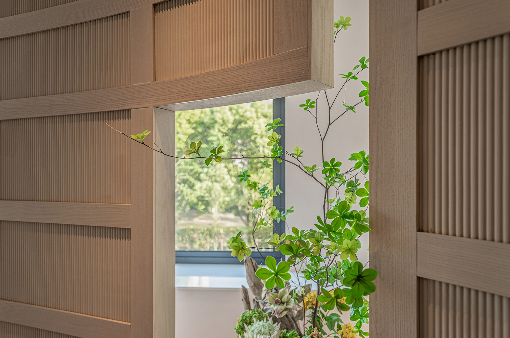 Cutting the wall and borrowing the view by Studio DOTCOF - 谷德设计网