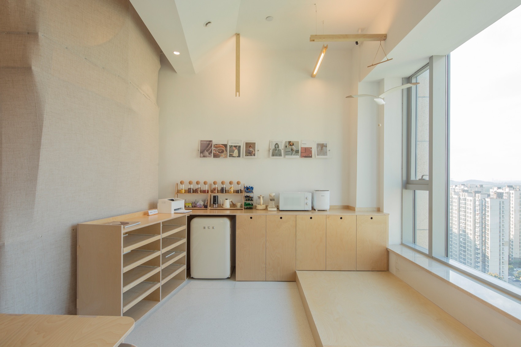 Skyline Study Studio by Atelier d’More - 谷德设计网