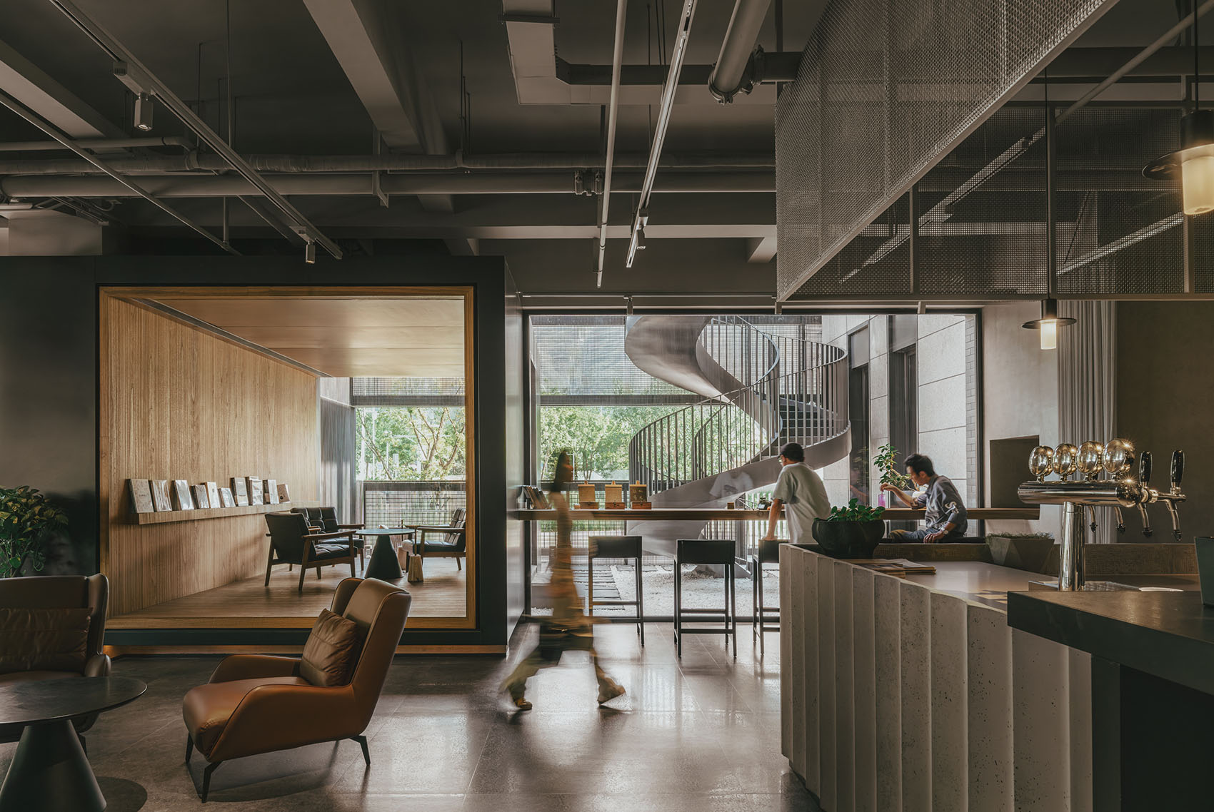 TANKO One Way Space and the 13th Bistro by BUZZ Architects - 谷德设计网