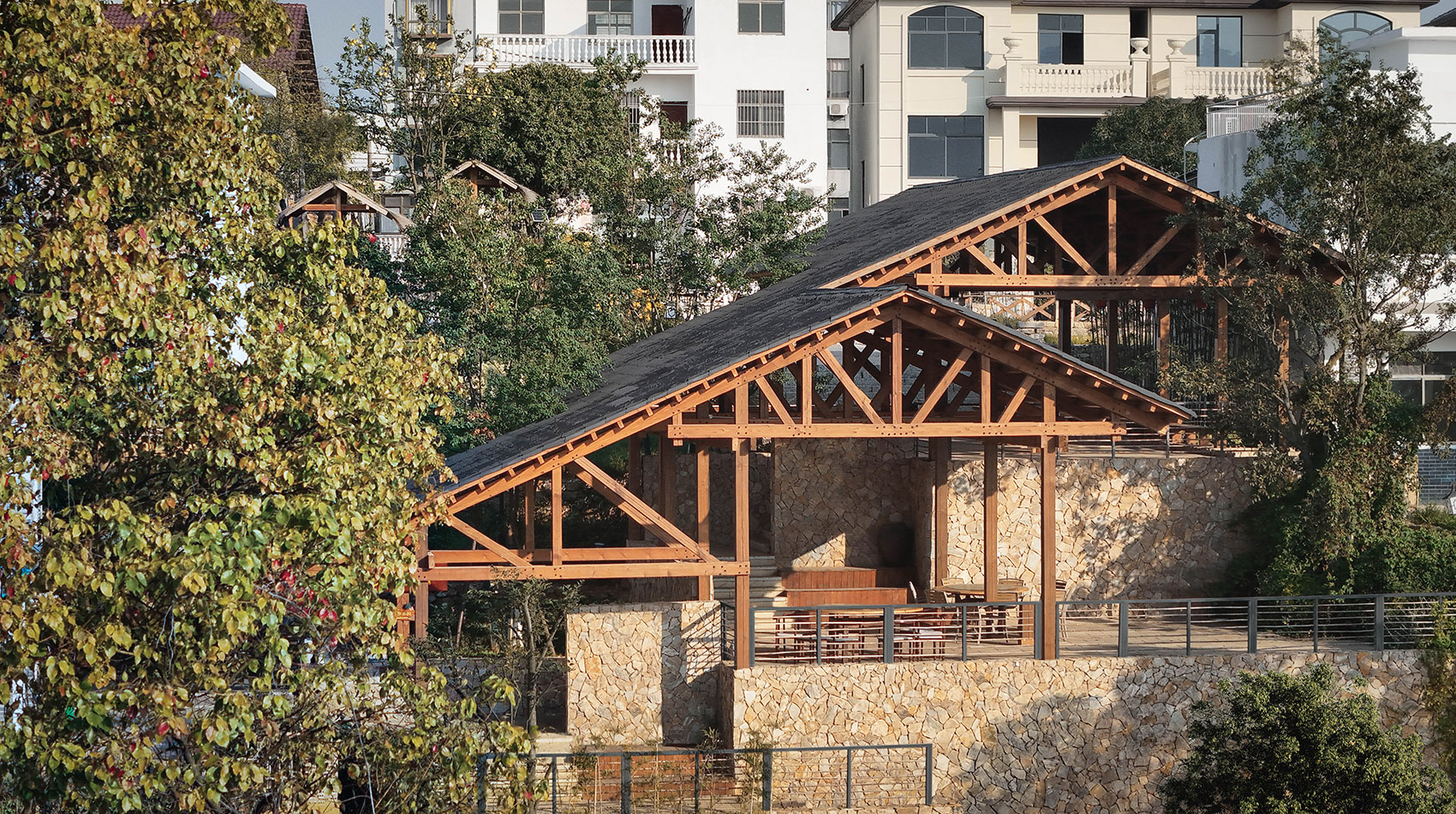 Continuous Roof – Wooden Structure in Dongyang Village by Galaxy Arch - 谷德设计网