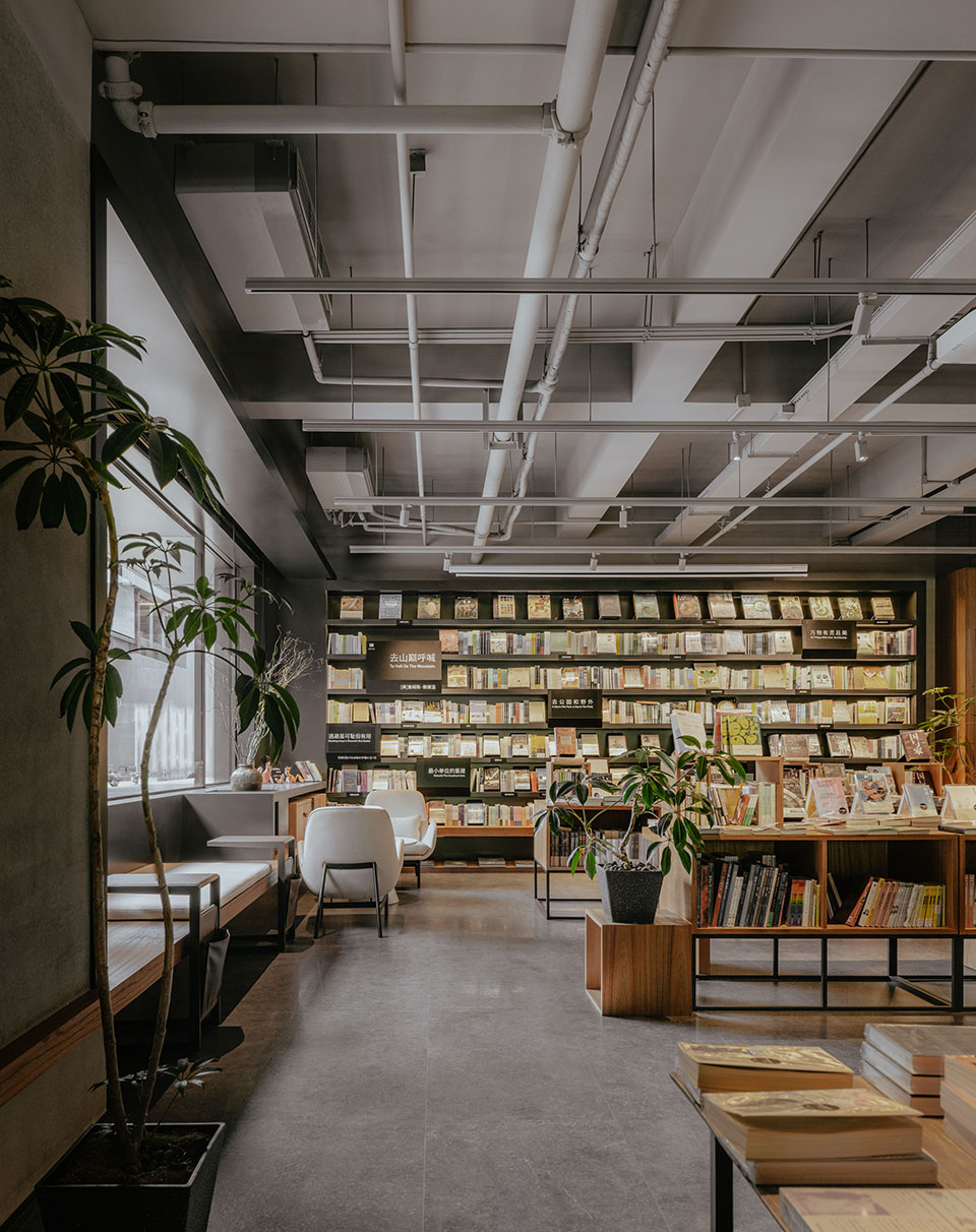 TANKO One Way Space and the 13th Bistro by BUZZ Architects - 谷德设计网