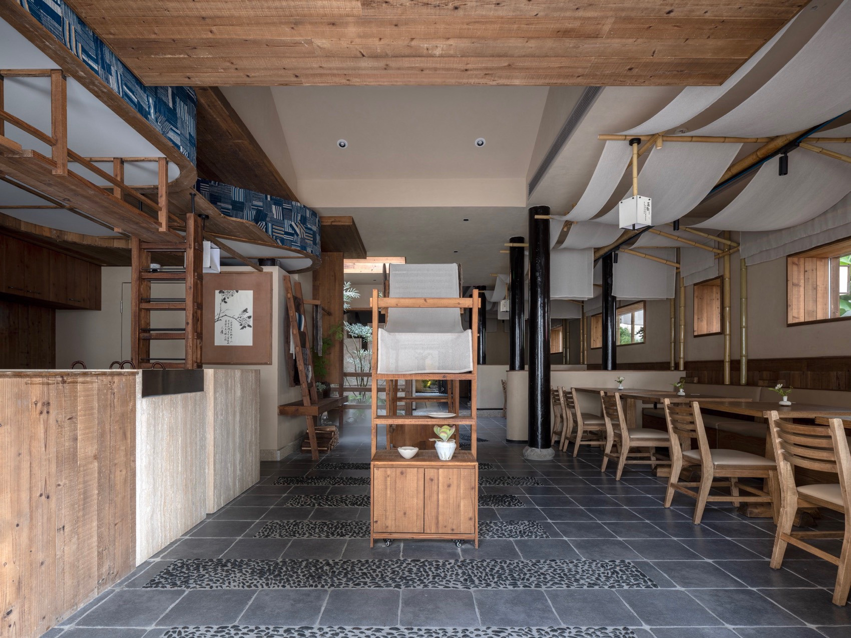 Miss Chow’s Time by OYTT Design - 谷德设计网